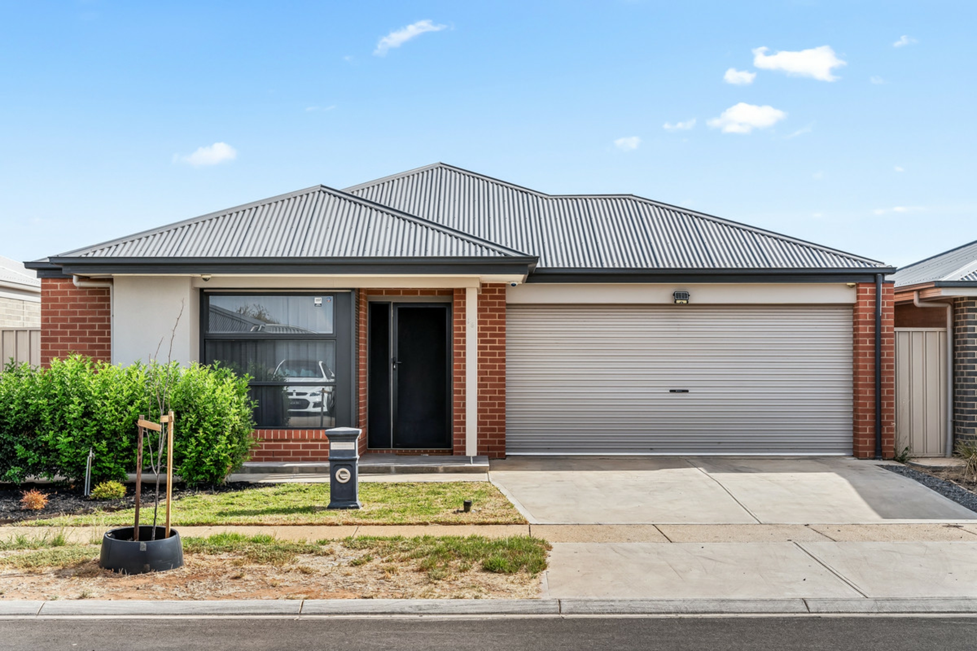 98 Keane Avenue Munno Para West SA - House for Rent - LJ Hooker