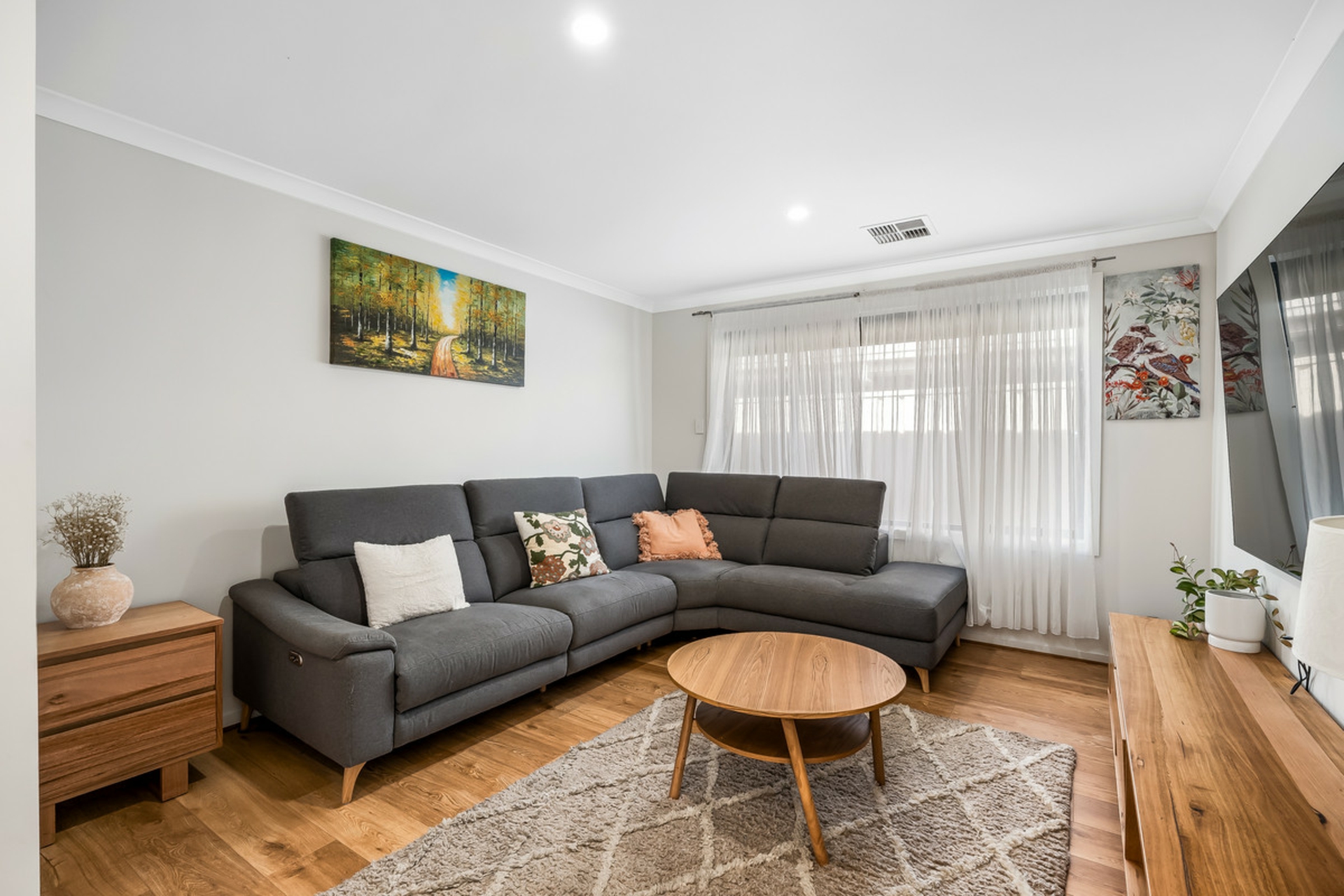 98 Keane Avenue Munno Para West SA - House for Rent - LJ Hooker