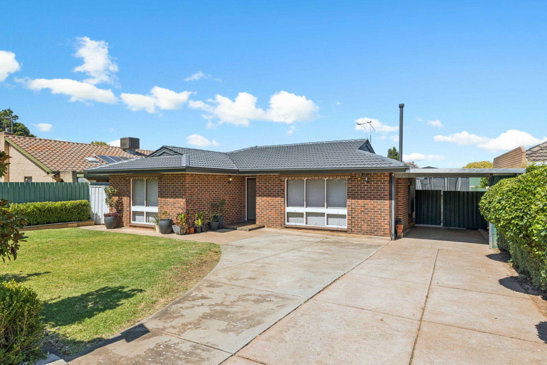 63 Collingbourne Drive Elizabeth Vale SA - House for Sale - LJ Hooker