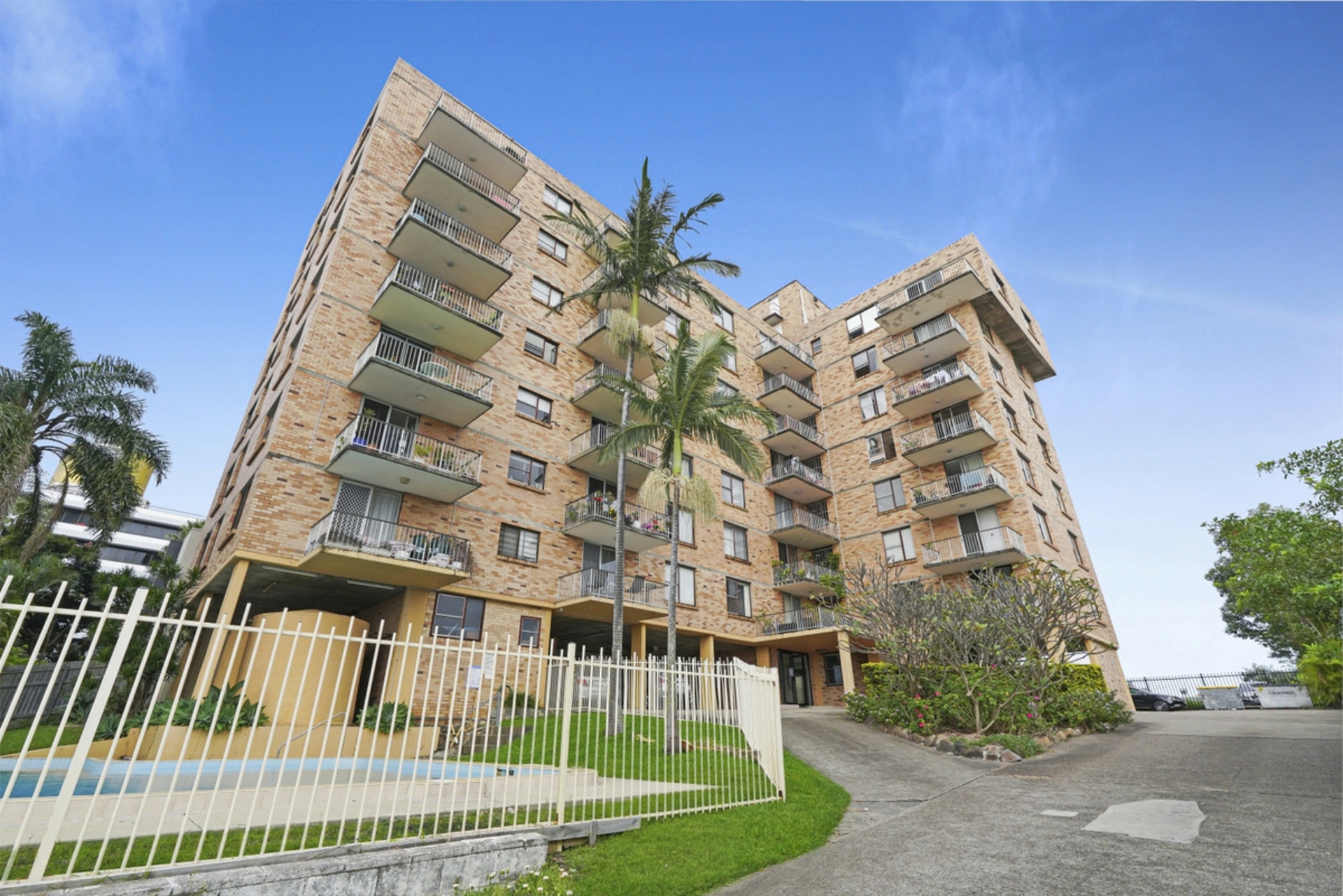 33/72 Marine Parade Southport QLD - Property Details - LJ Hooker