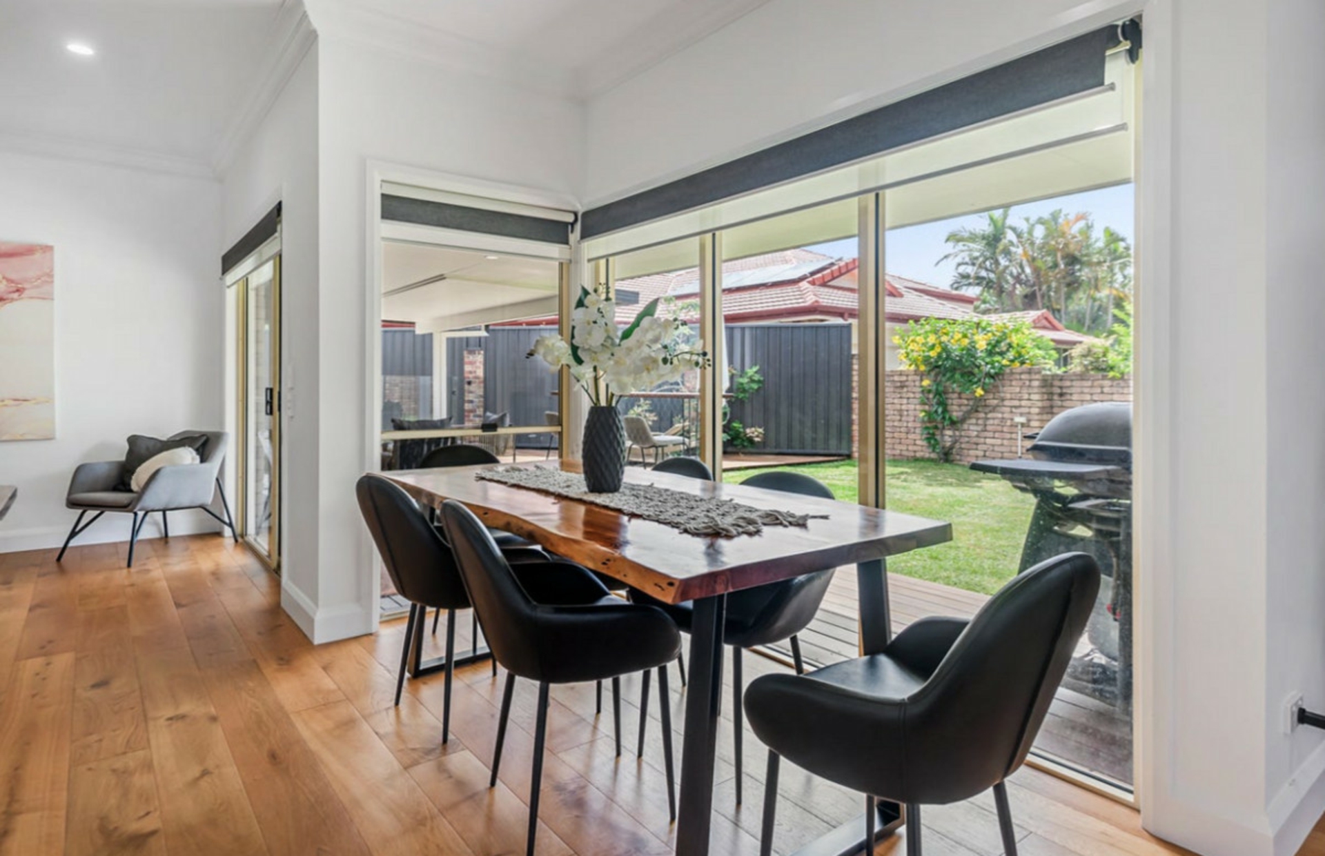 6 Sternlight Close Clear Island Waters QLD - House for Rent - LJ Hooker