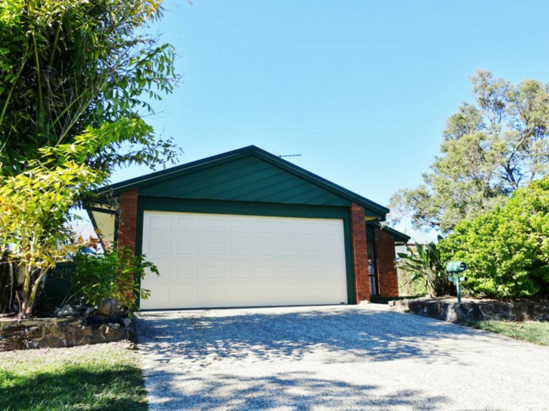 4 Jasmine Court Fitzgibbon QLD - Property Details - LJ Hooker