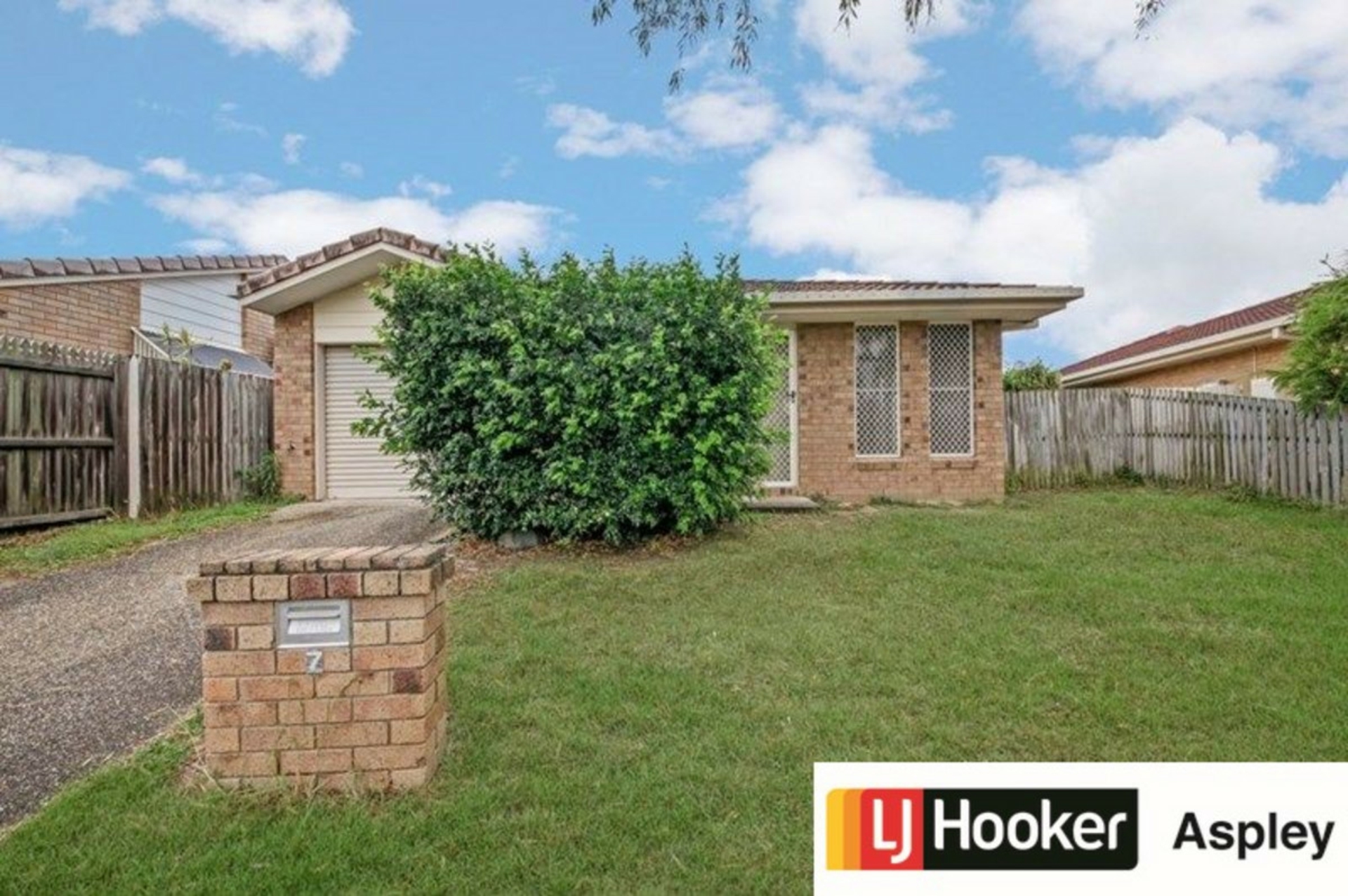 7 Boronia Place Fitzgibbon QLD - Property Details - LJ Hooker