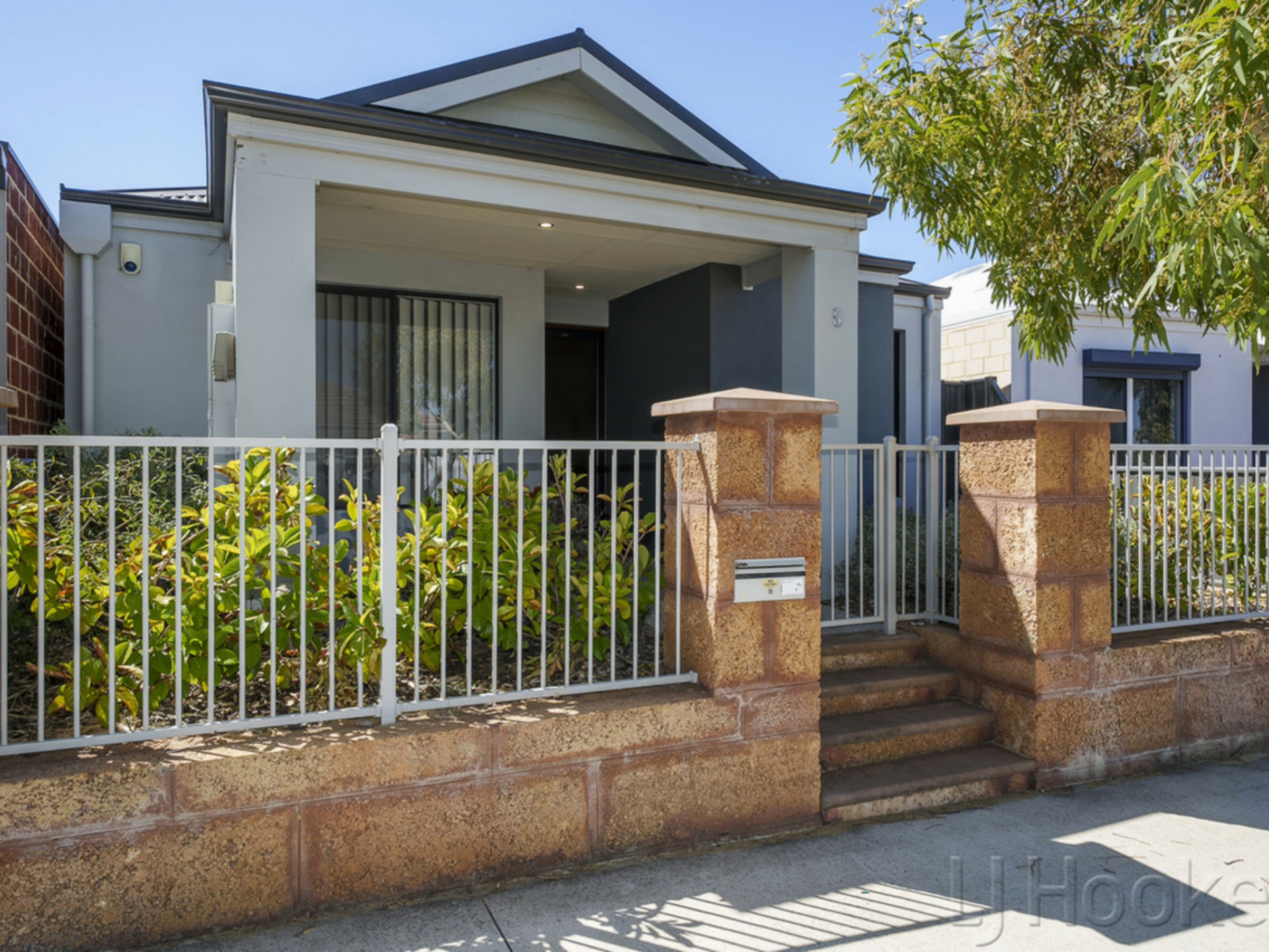5 Antina Road Banksia Grove WA - Property Details - LJ Hooker