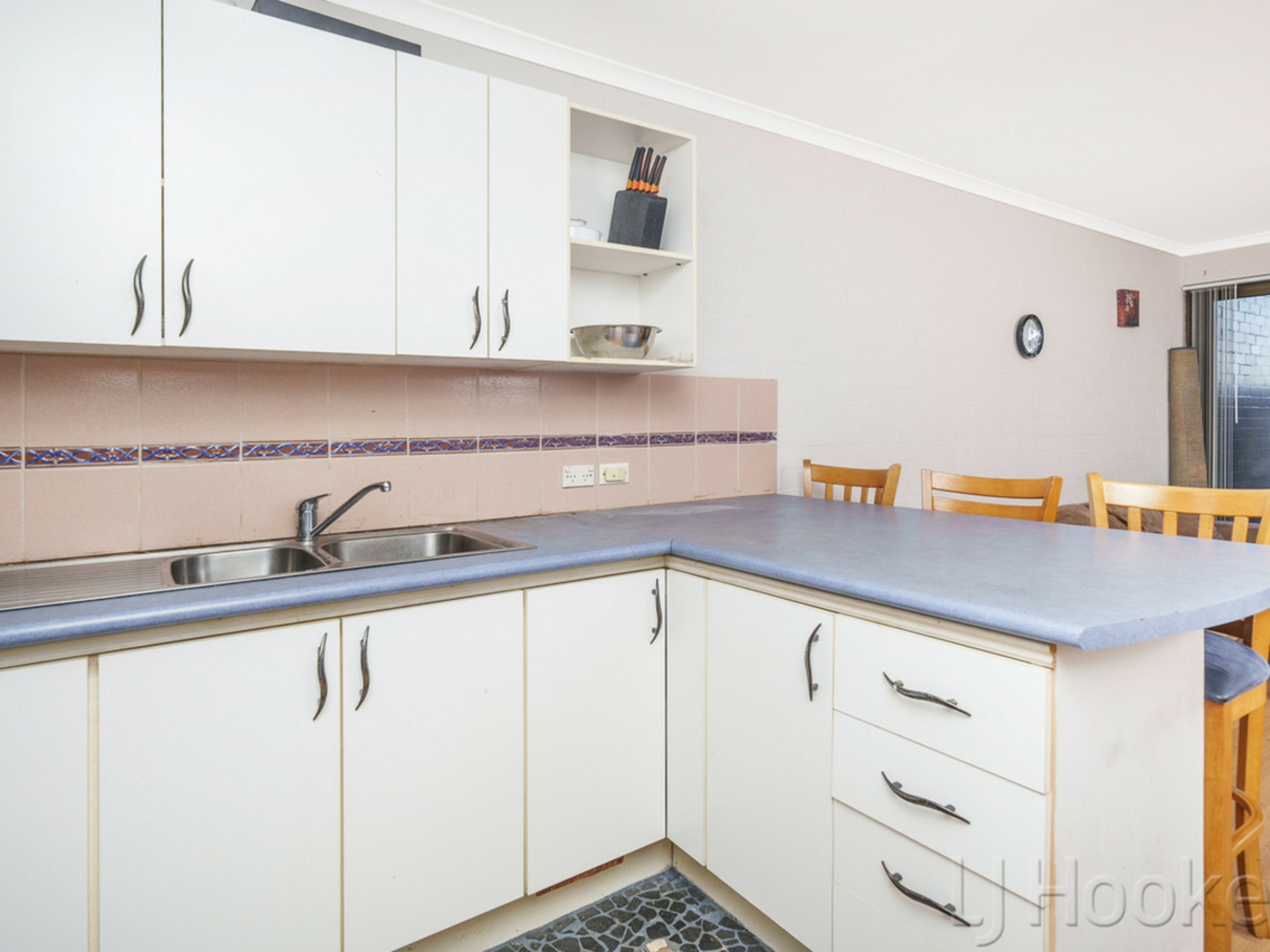 10/53 King George Street Victoria Park WA - Apartment for Rent - LJ Hooker