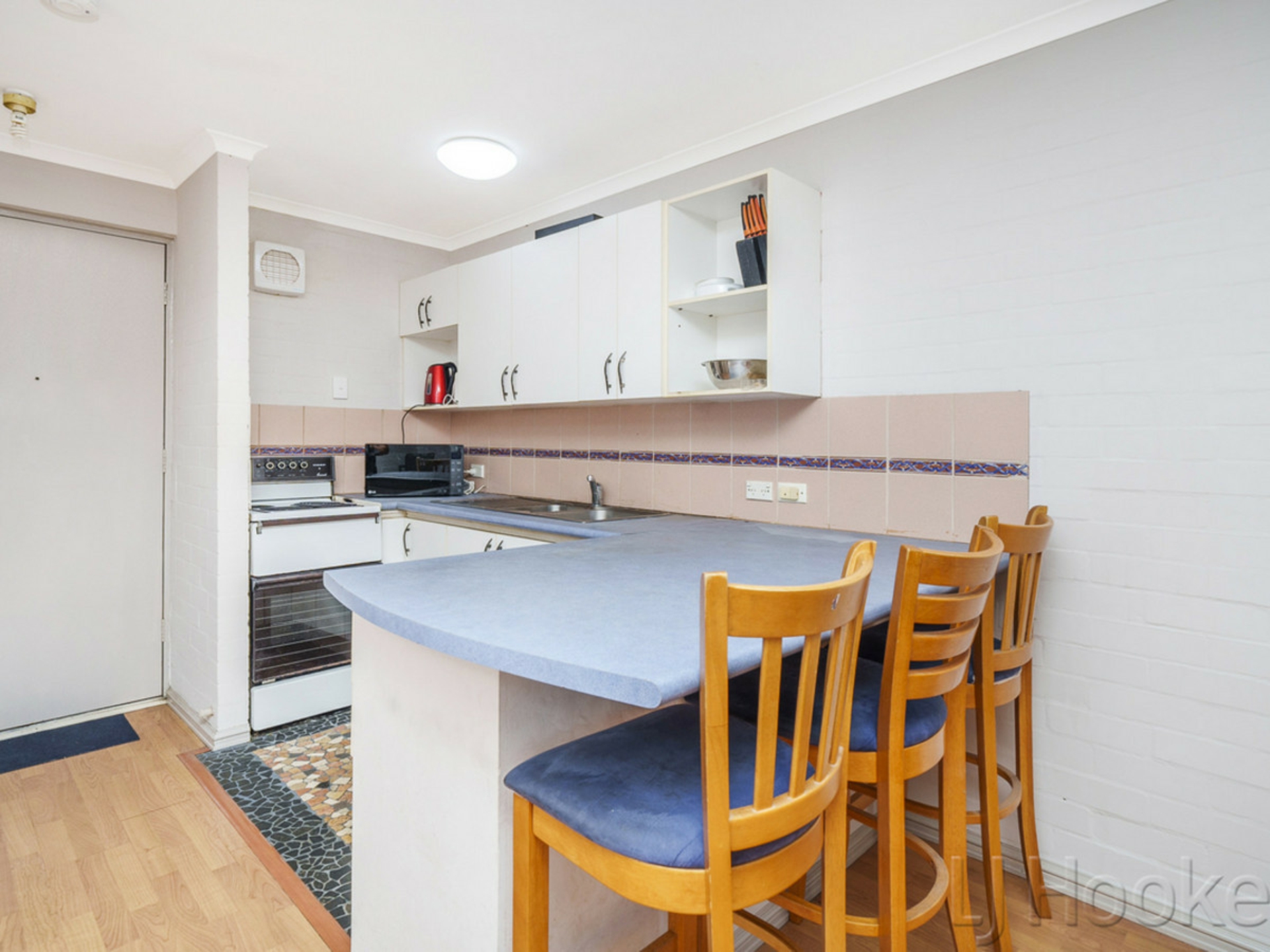 10/53 King George Street Victoria Park WA - Apartment for Rent - LJ Hooker