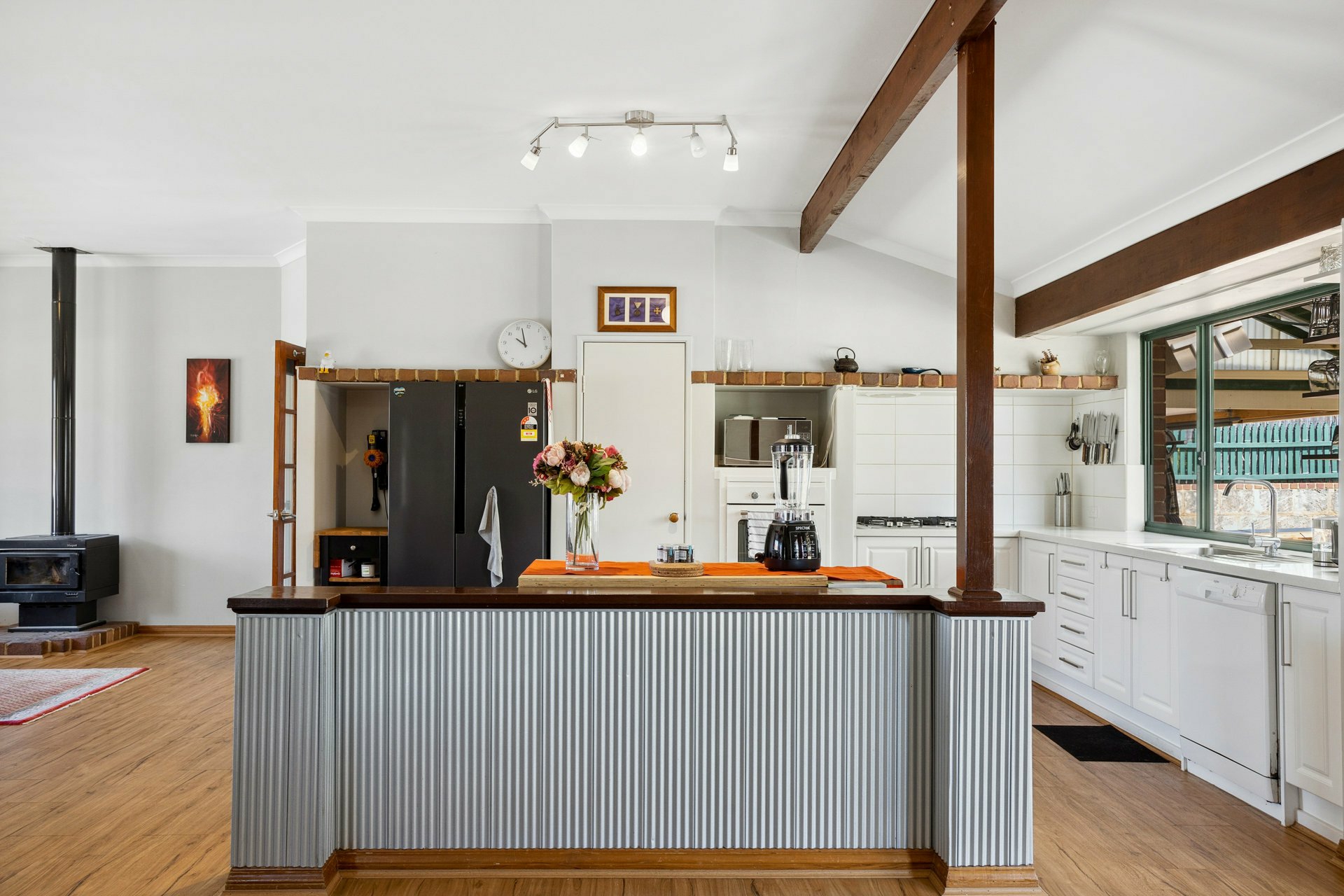 6 Wescap Rise Merriwa WA - Property Details - LJ Hooker