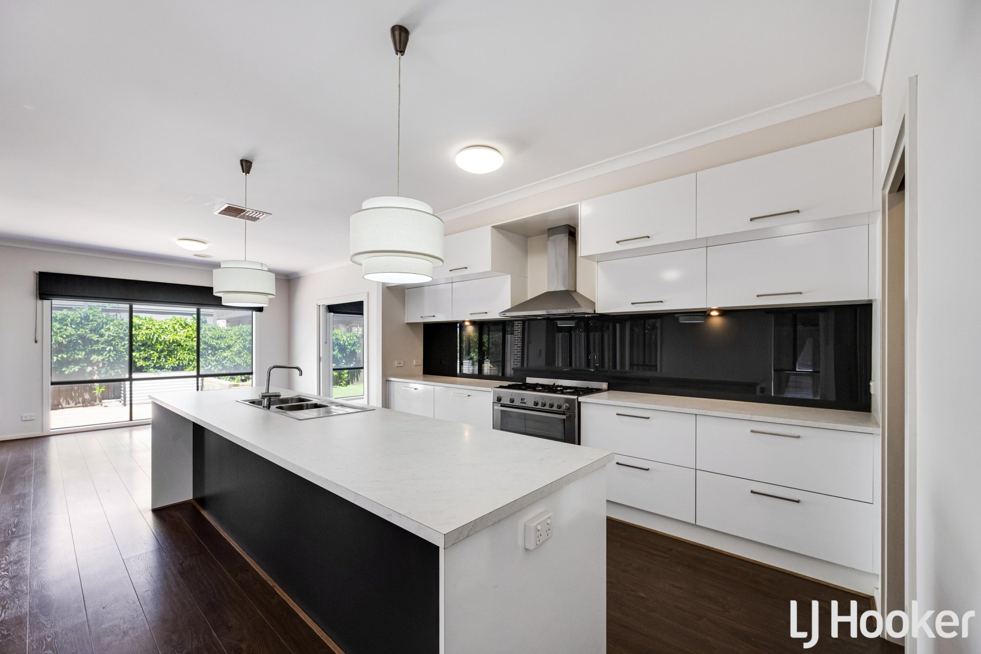 8 Halford Way Strathtulloh VIC - House for Sale - LJ Hooker