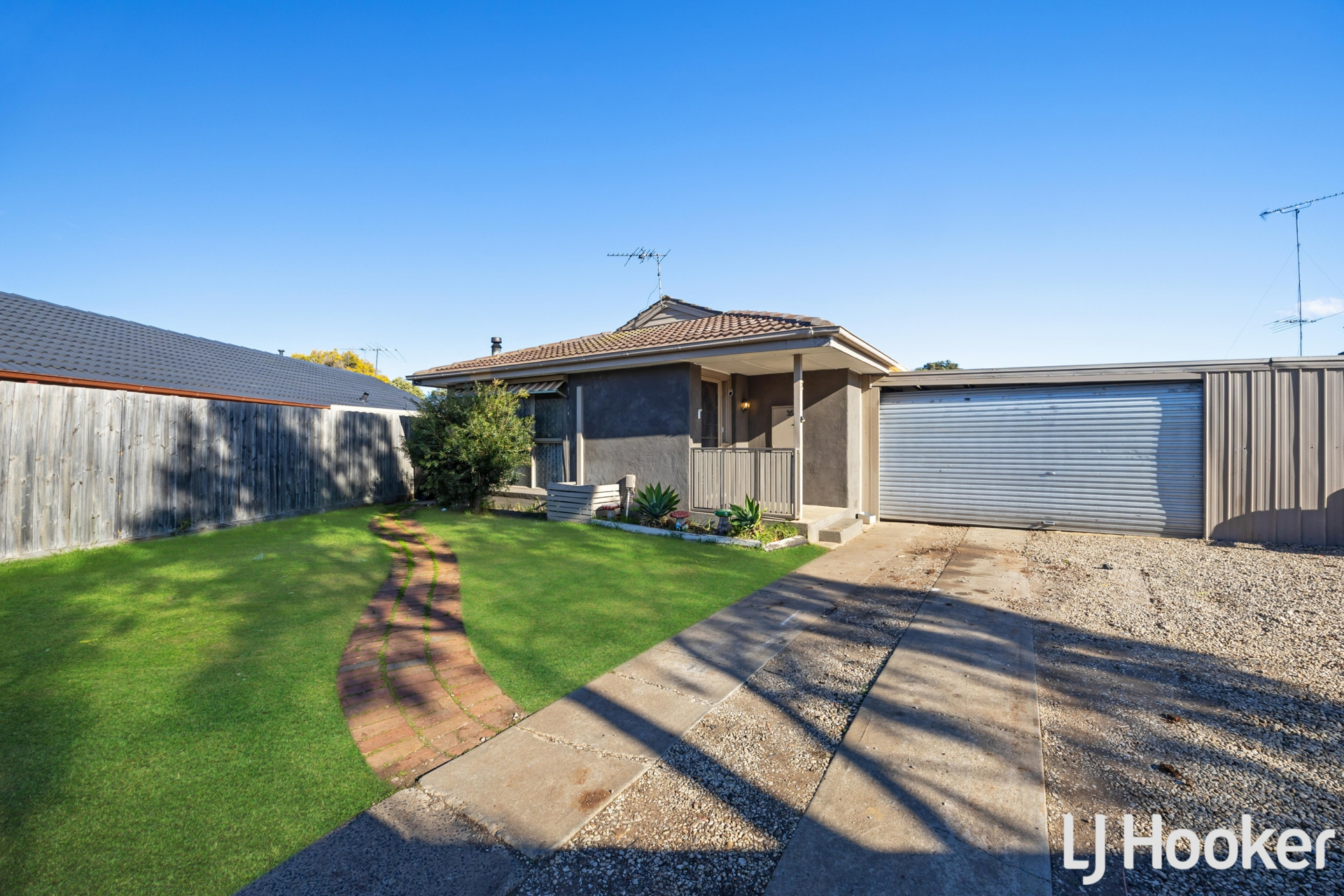 35 Westmelton Drive Melton West VIC - Property Details - LJ Hooker