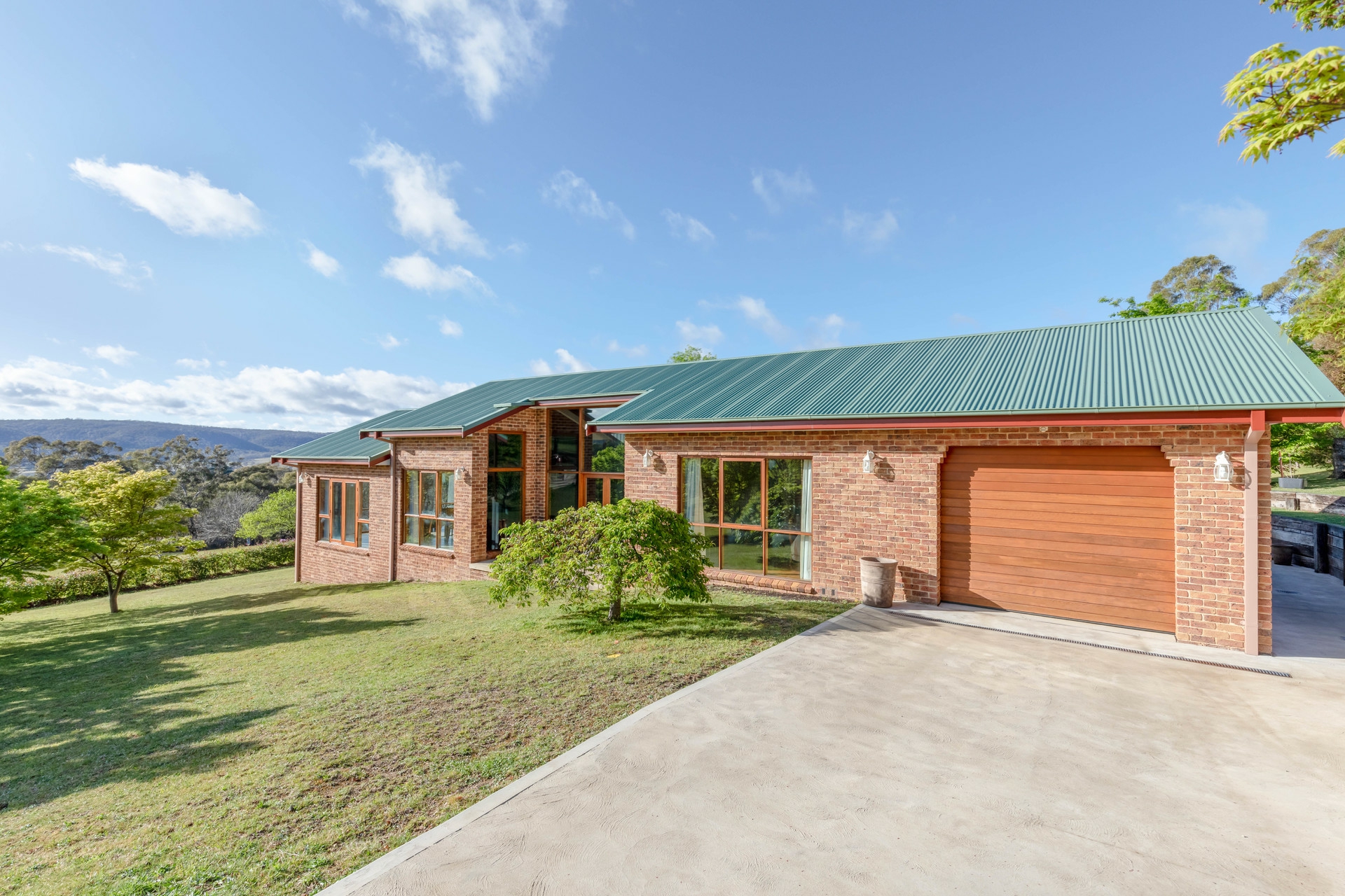 2C Hughes Lane Marrangaroo NSW - Property Details - LJ Hooker