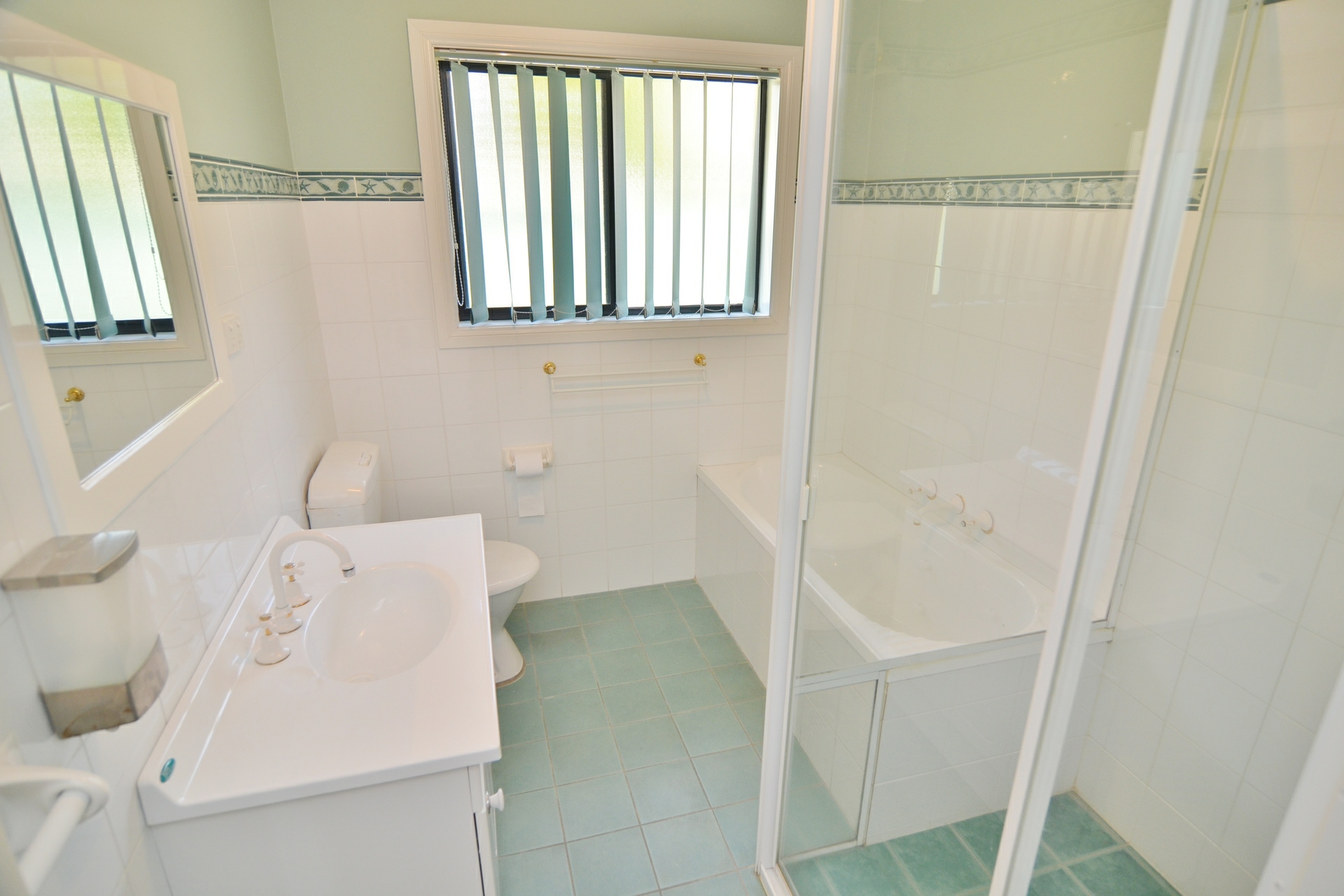 19 Robinia Drive Lithgow NSW - House for Rent - LJ Hooker