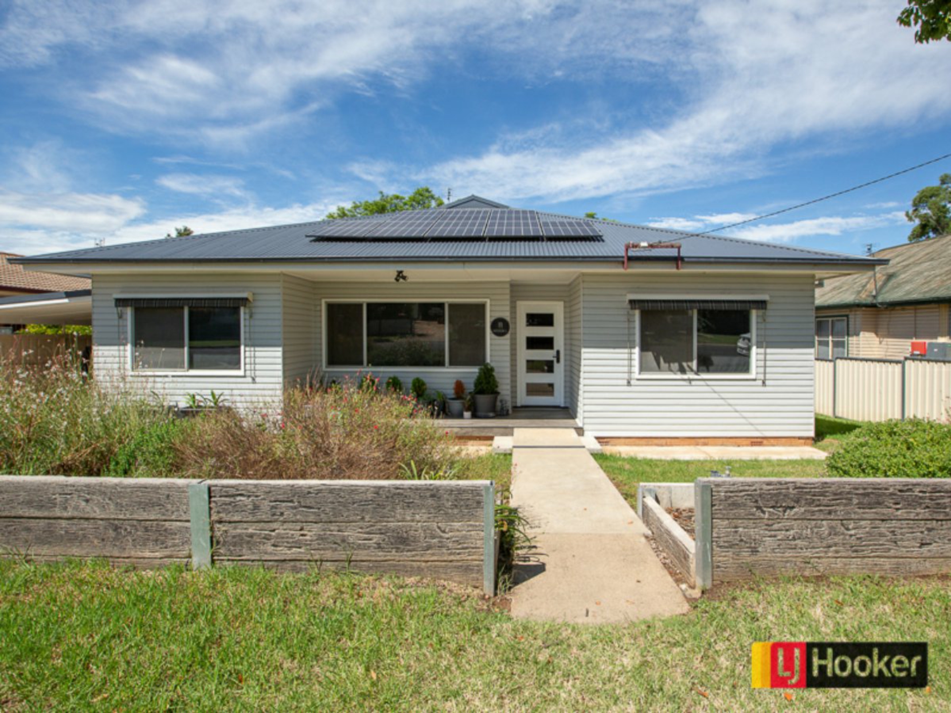 11 Patterson Street Tamworth NSW - Property Details - LJ Hooker