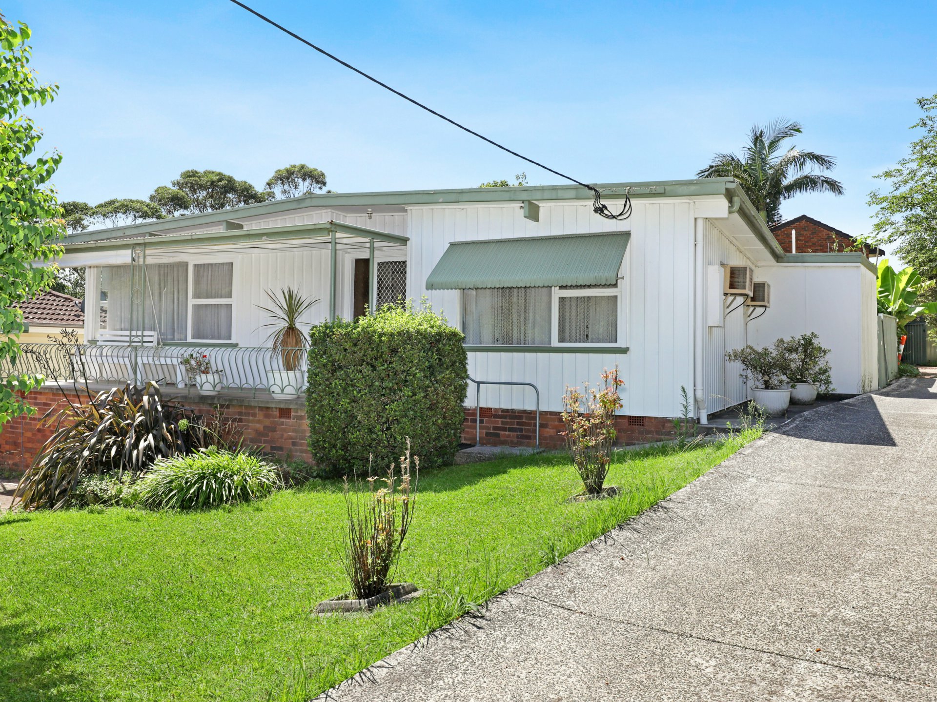 1 Leigh Crescent Unanderra NSW - Property Details - LJ Hooker