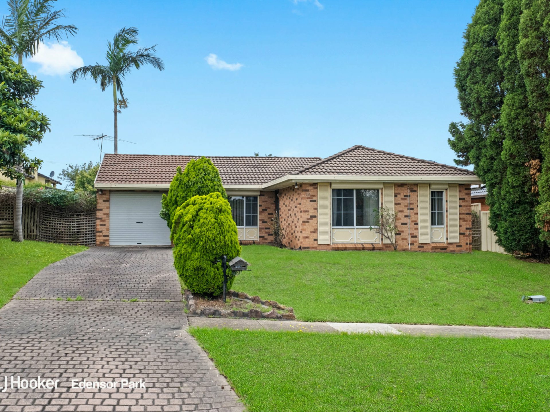 18 Lansbury Street Edensor Park NSW - Property Details - LJ Hooker
