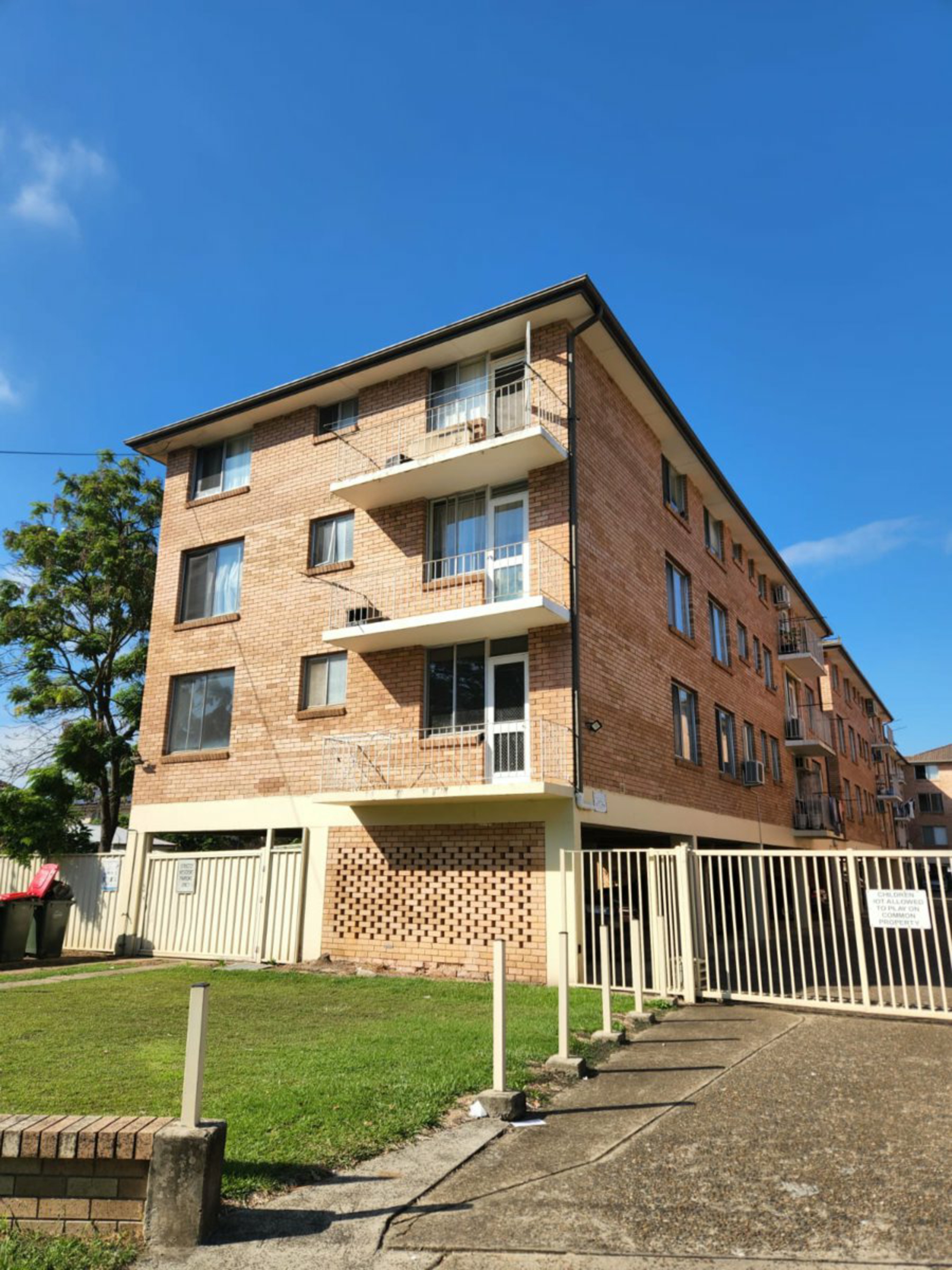 132-134 Lansdowne Road Canley Vale NSW - Unit for Rent - LJ Hooker