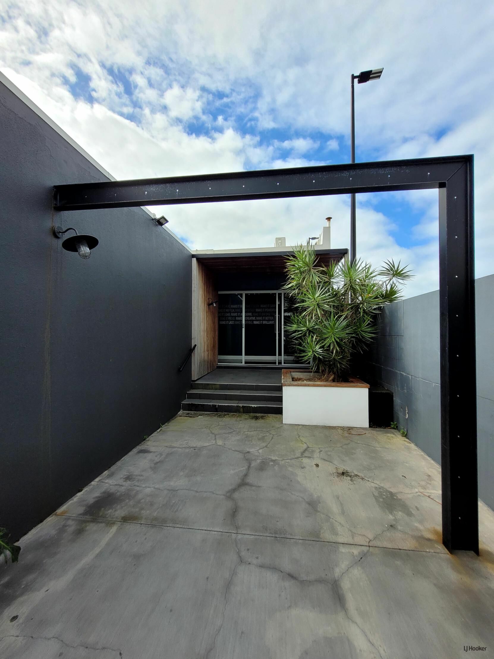 4/3/19-21 Park Avenue Burleigh Heads QLD - Property Details - LJ Hooker