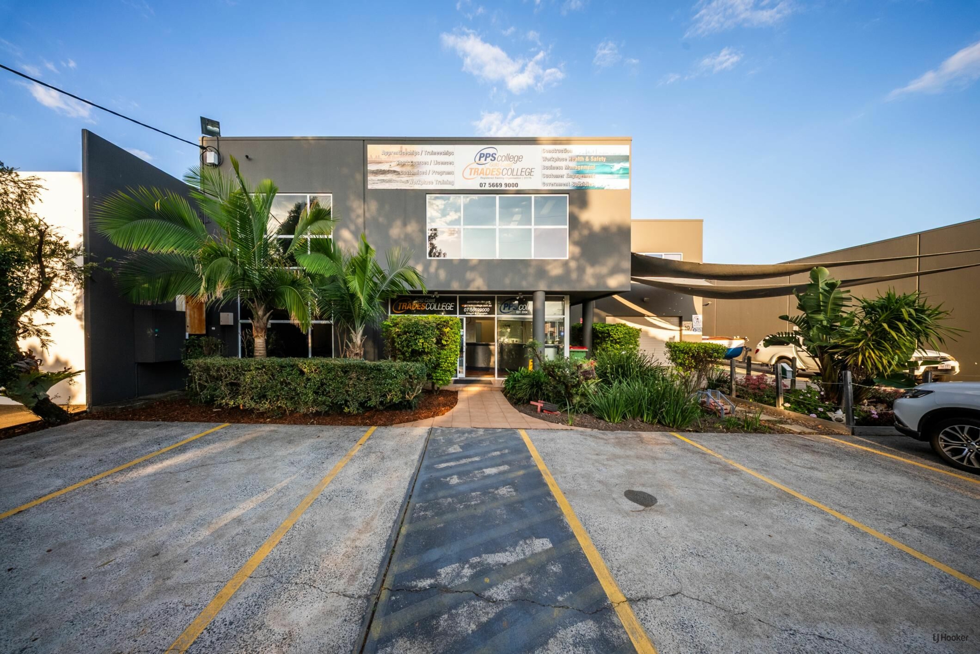 6 Hayter Street Currumbin Waters QLD - Property Details - LJ Hooker