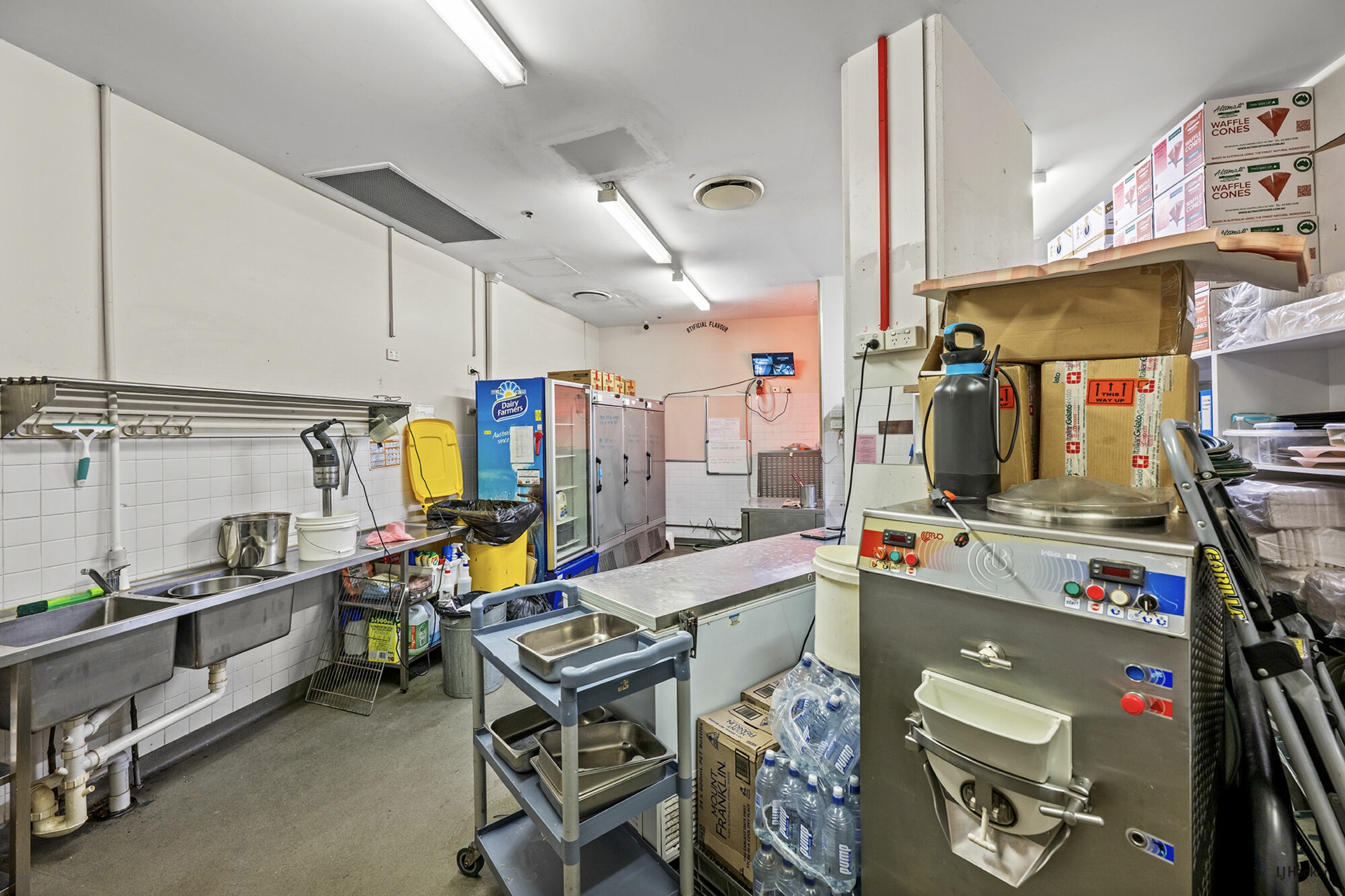 10/110 Marine Parade Coolangatta QLD - Retail for Sale - LJ Hooker