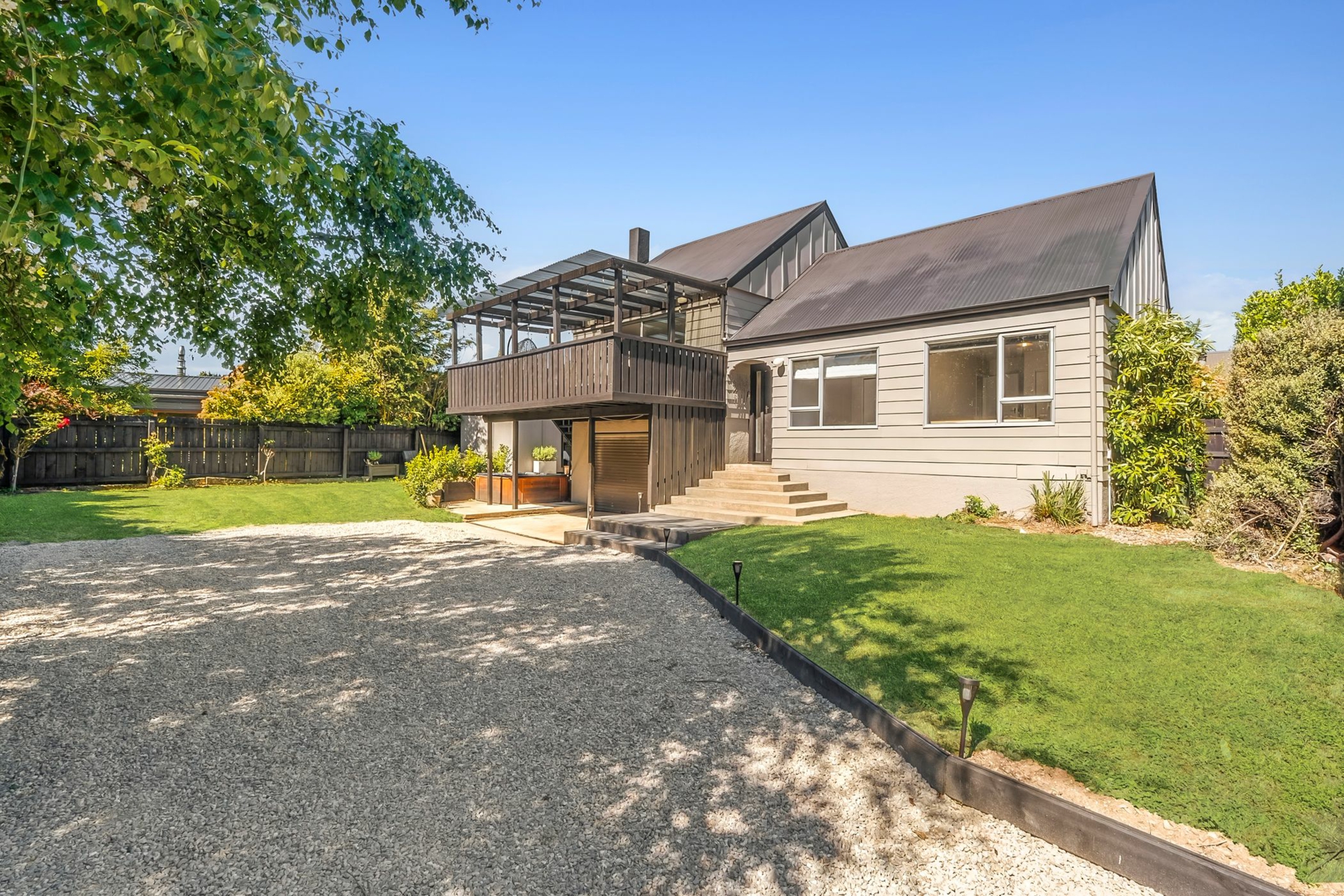 32a Hunter Crescent Wanaka Central Otago / Lakes District - House for ...