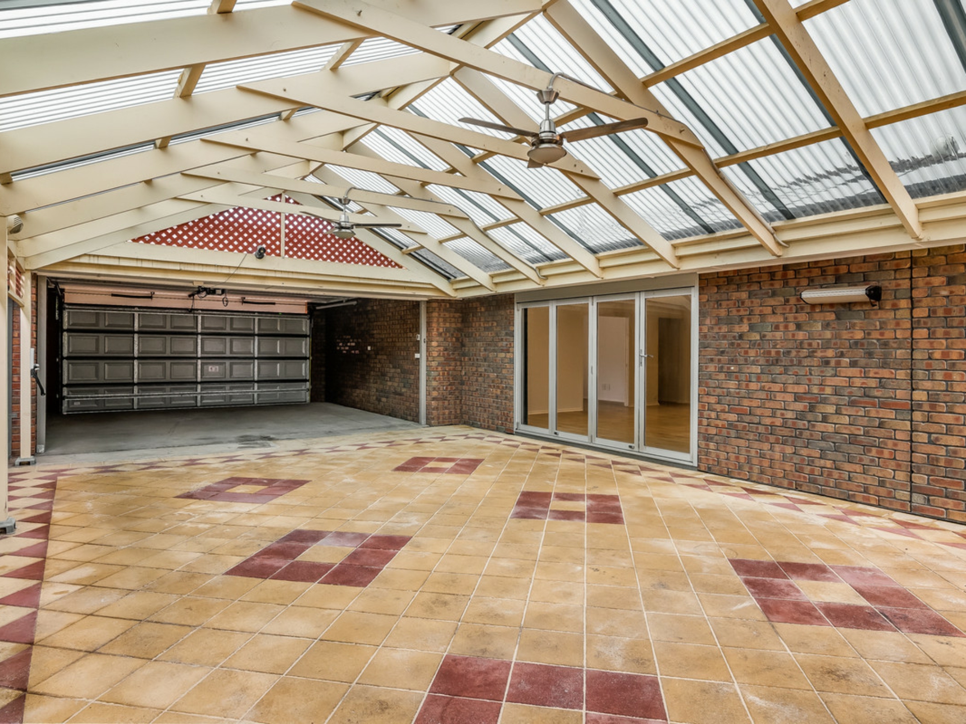 14 Luscombe Way Craigmore SA - Property Details - LJ Hooker