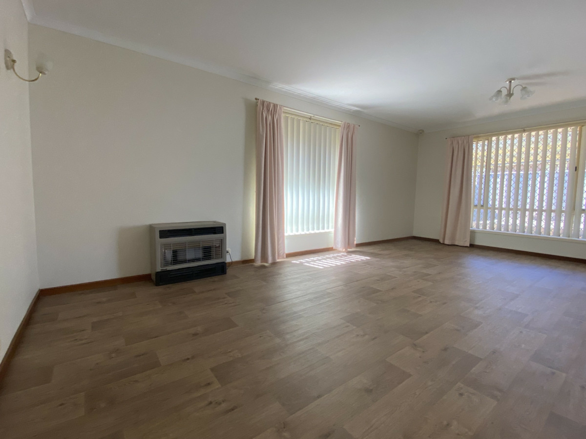 19 Taunton Crescent Craigmore SA - Property Details - LJ Hooker