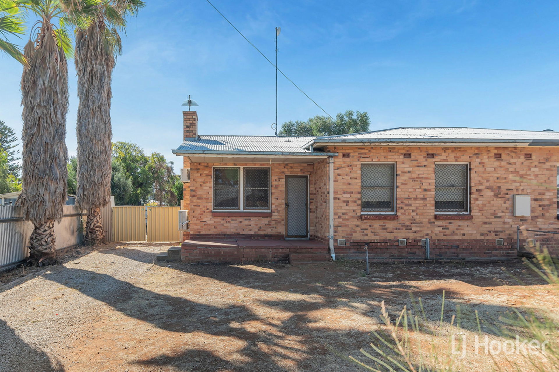 19 Midlow Road Elizabeth Downs SA - Property Details - LJ Hooker