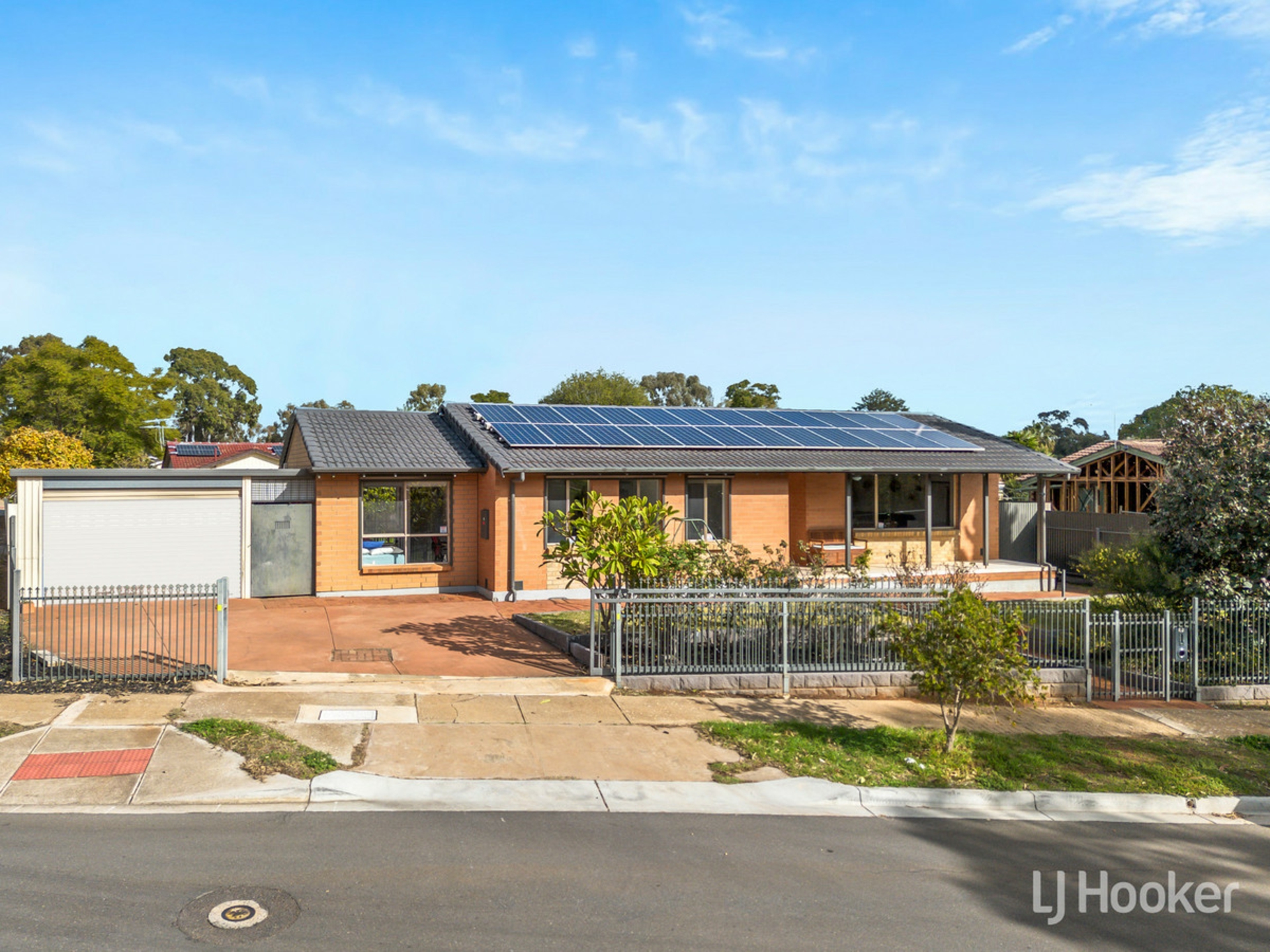 29 Linger Crescent Elizabeth Downs SA - Property Details - LJ Hooker