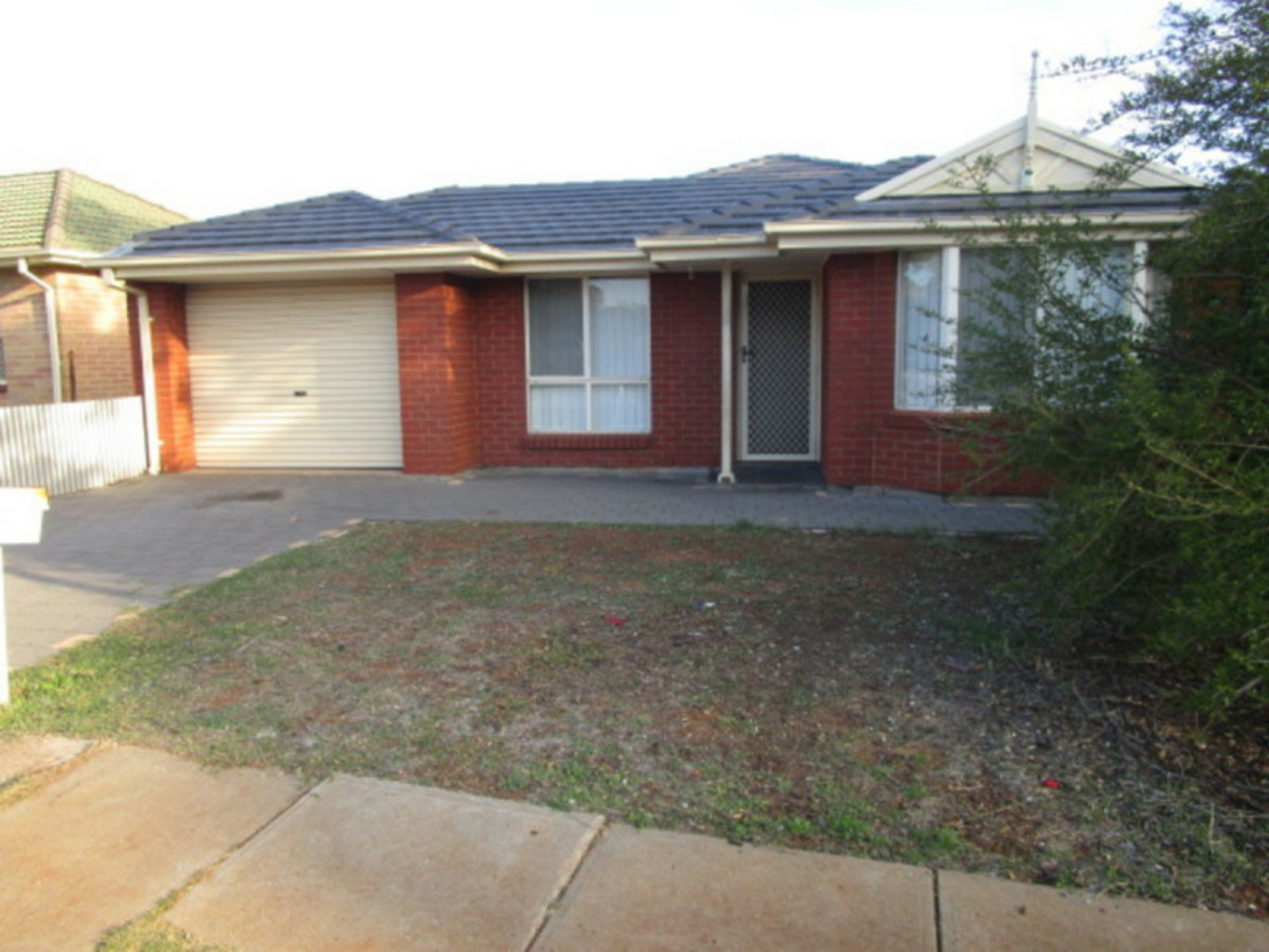 2 Kentish Road Elizabeth Downs SA - Property Details - LJ Hooker