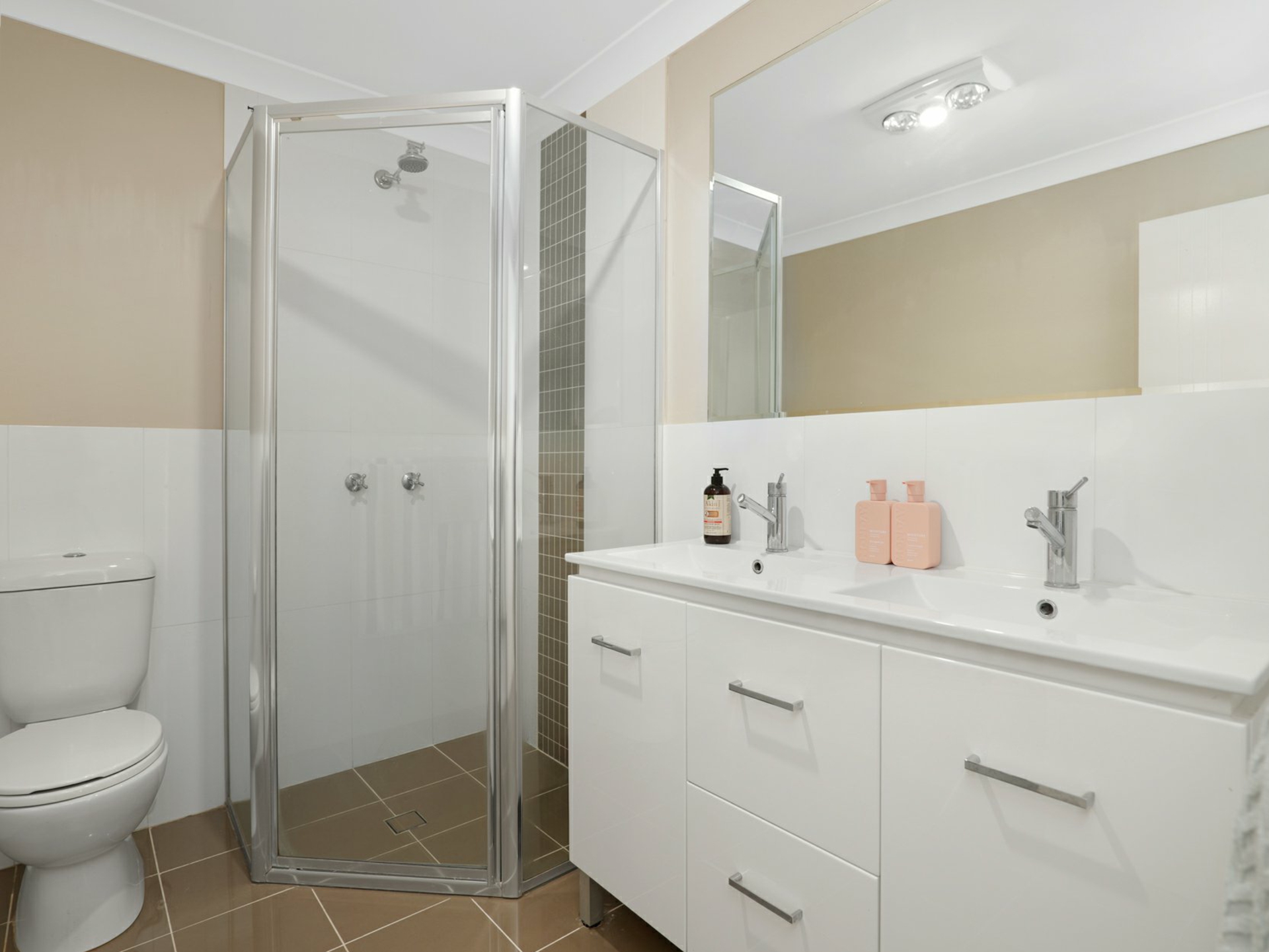 13/25 Paterson Rd Bolwarra NSW - Property Details - LJ Hooker