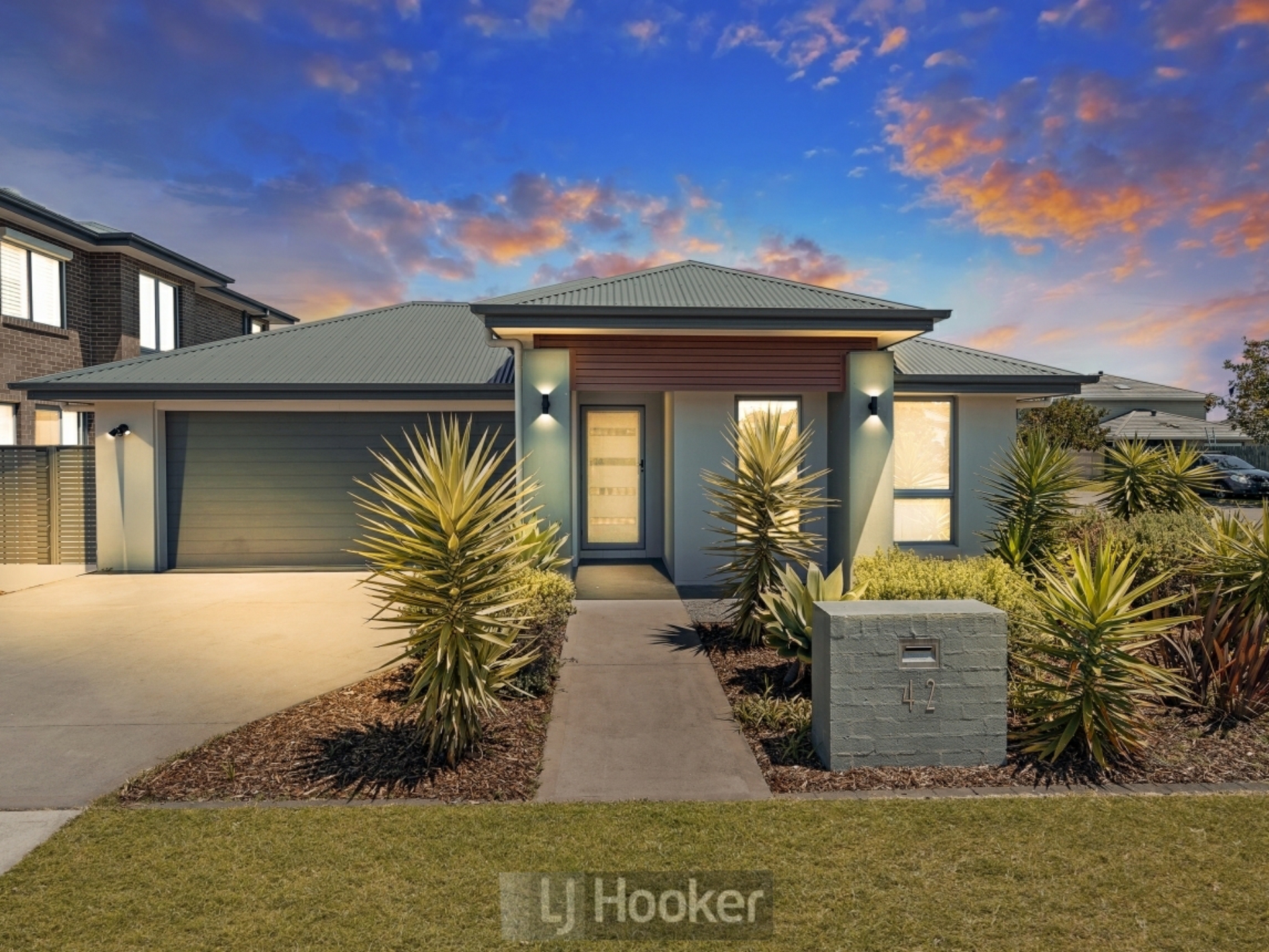 42 Seaside Boulevard Fern Bay NSW - Property Details - LJ Hooker