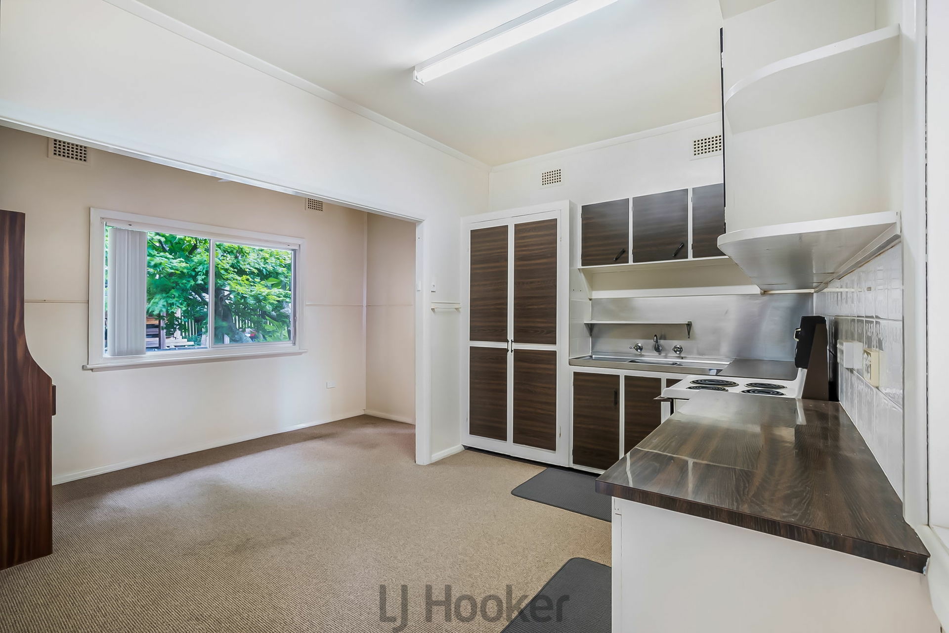 6 Elizabeth Street Fennell Bay NSW - Property Details - LJ Hooker