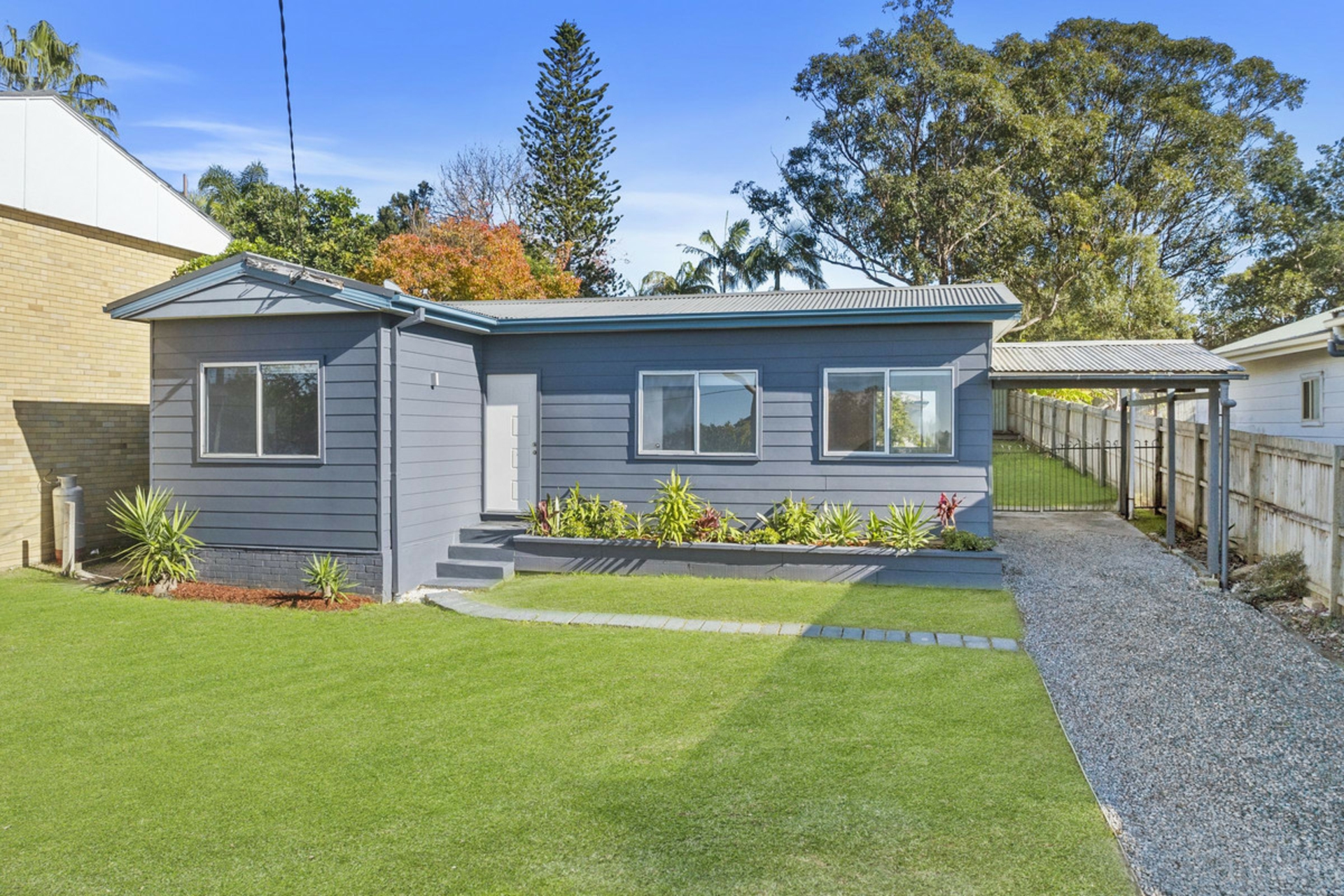 33 South Street Killarney Vale NSW - Property Details - LJ Hooker