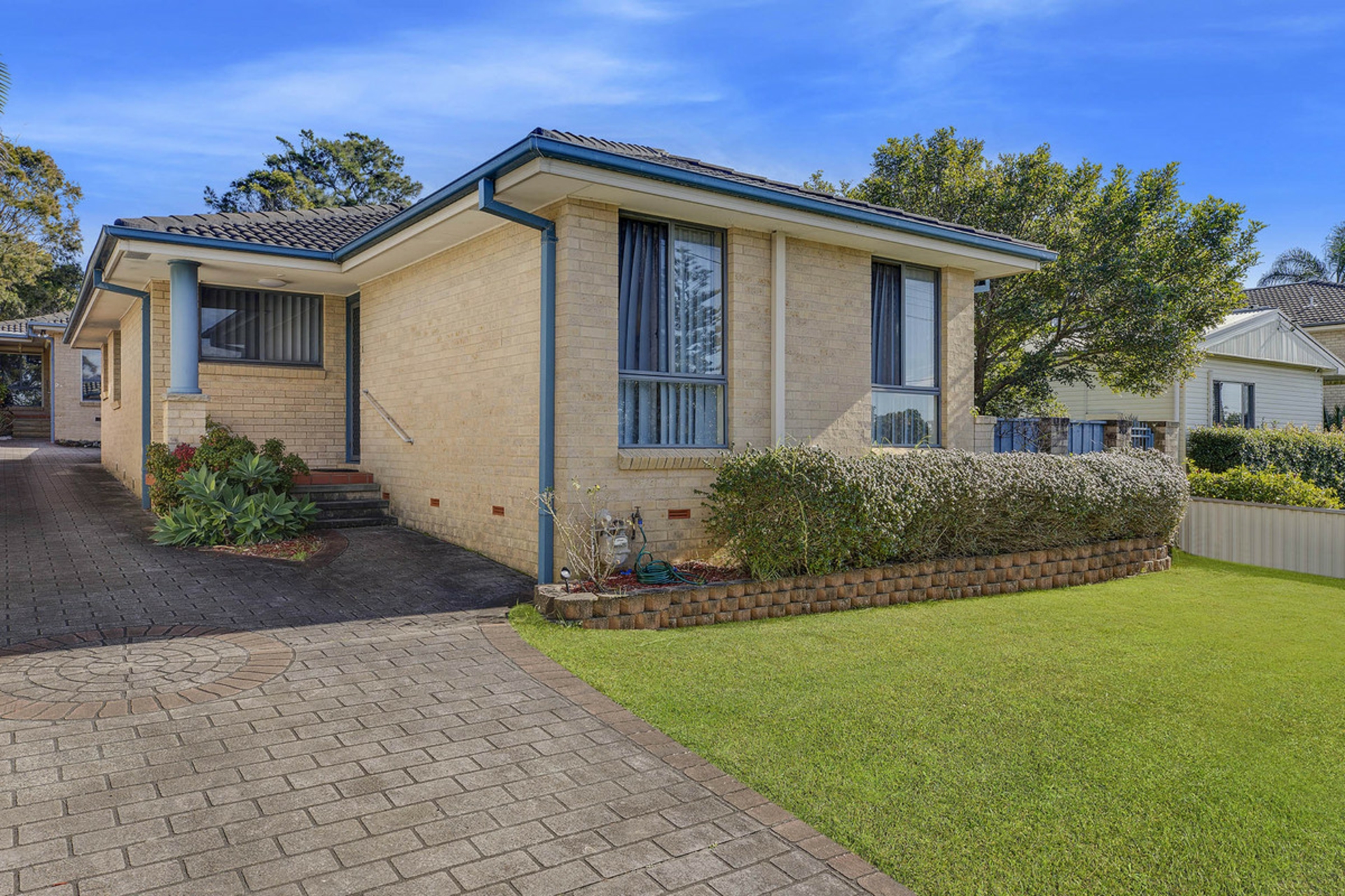 17 South Street Killarney Vale NSW - Property Details - LJ Hooker