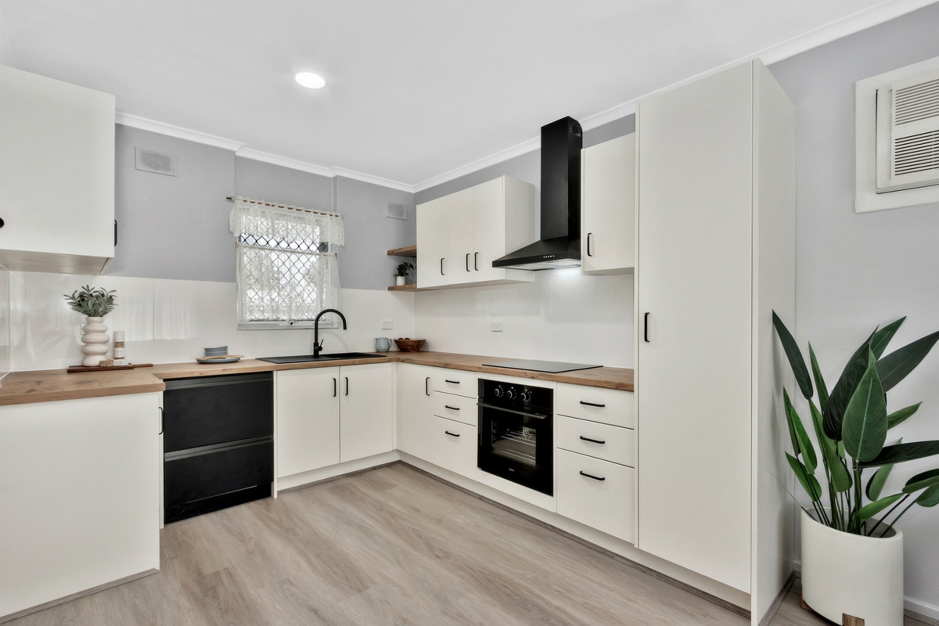 5/21 Water Street Semaphore SA - Property Details - LJ Hooker