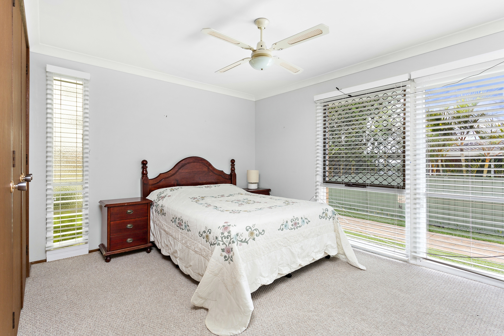 95 Lake Entrance Road Barrack Heights NSW - Property Details - LJ Hooker