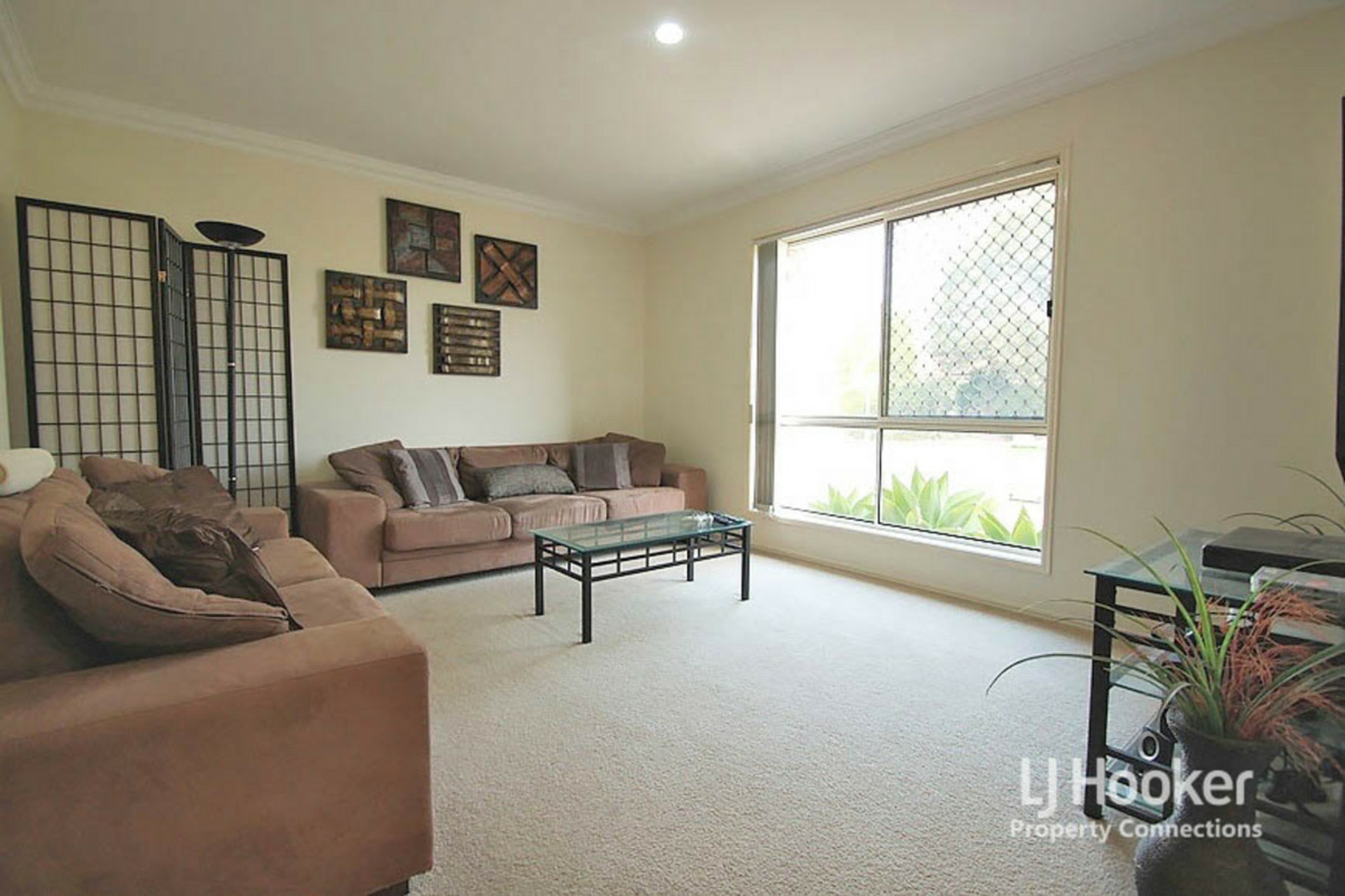 7 McKinlay Crescent Murrumba Downs QLD - Property Details - LJ Hooker