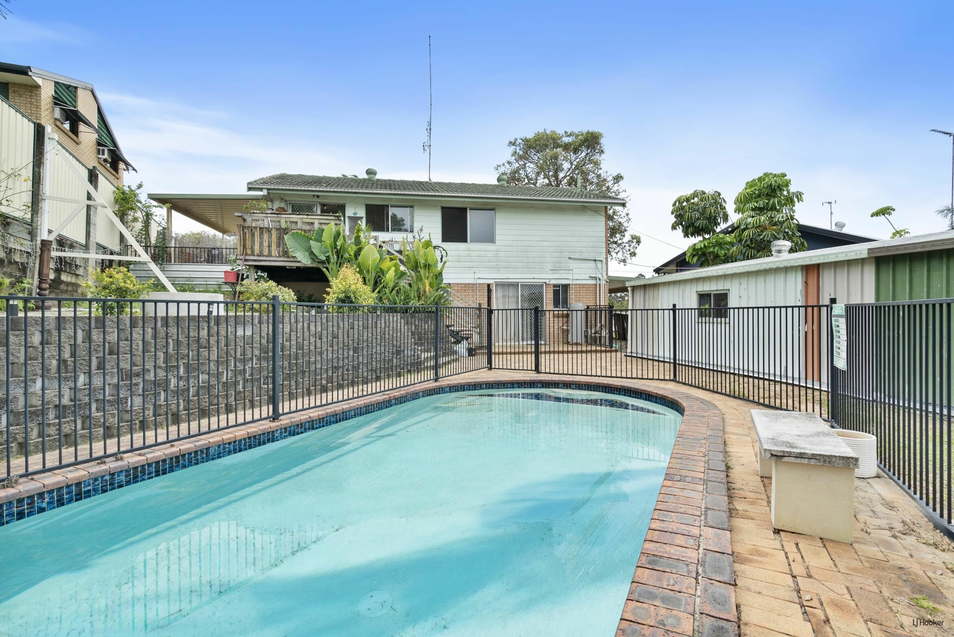 6 Flinders Avenue Molendinar QLD - Property Details - LJ Hooker