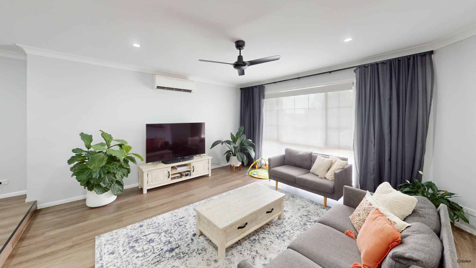43 Saffron Street Elanora QLD - House for Sale - LJ Hooker