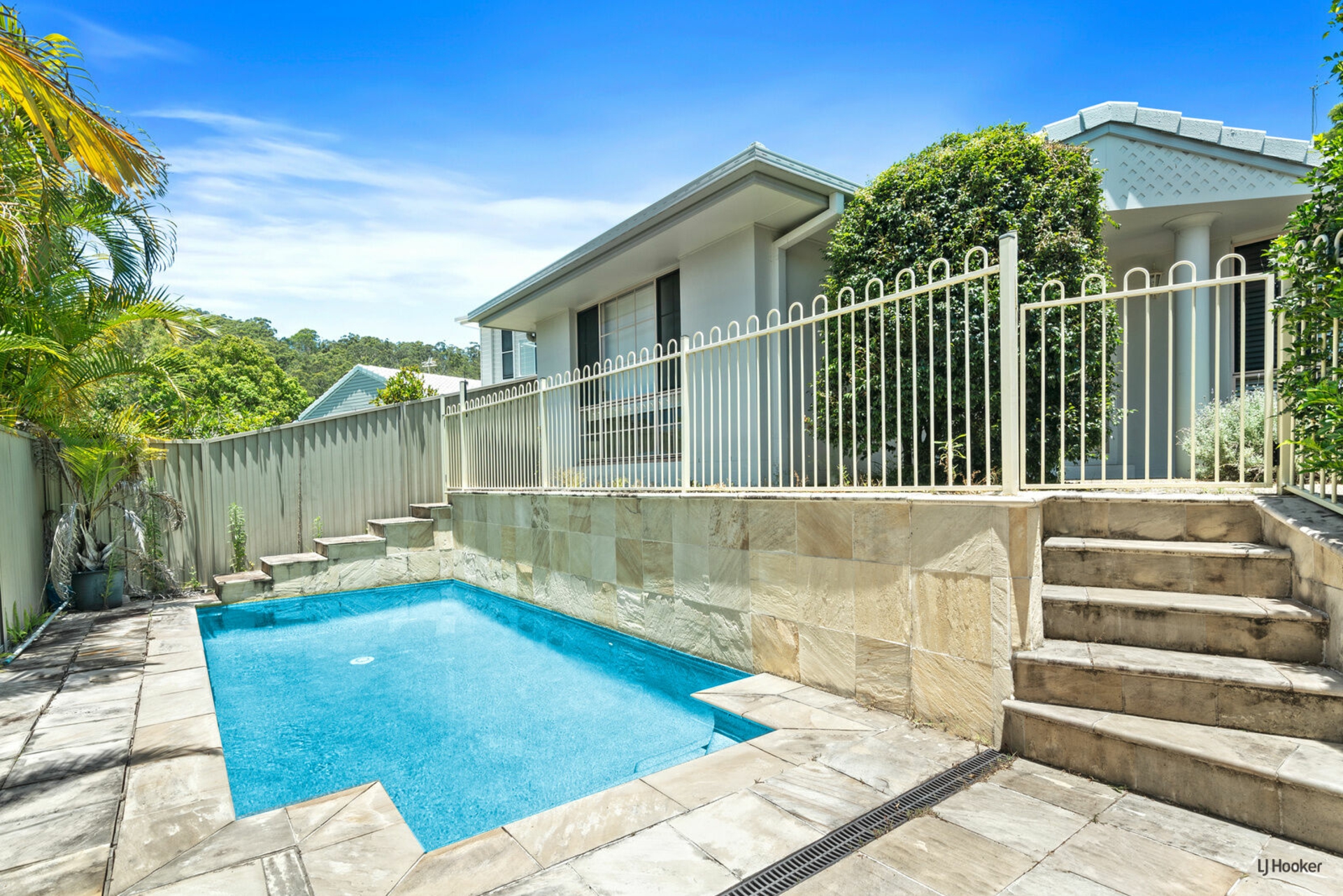 43 Saffron Street Elanora QLD - House for Sale - LJ Hooker