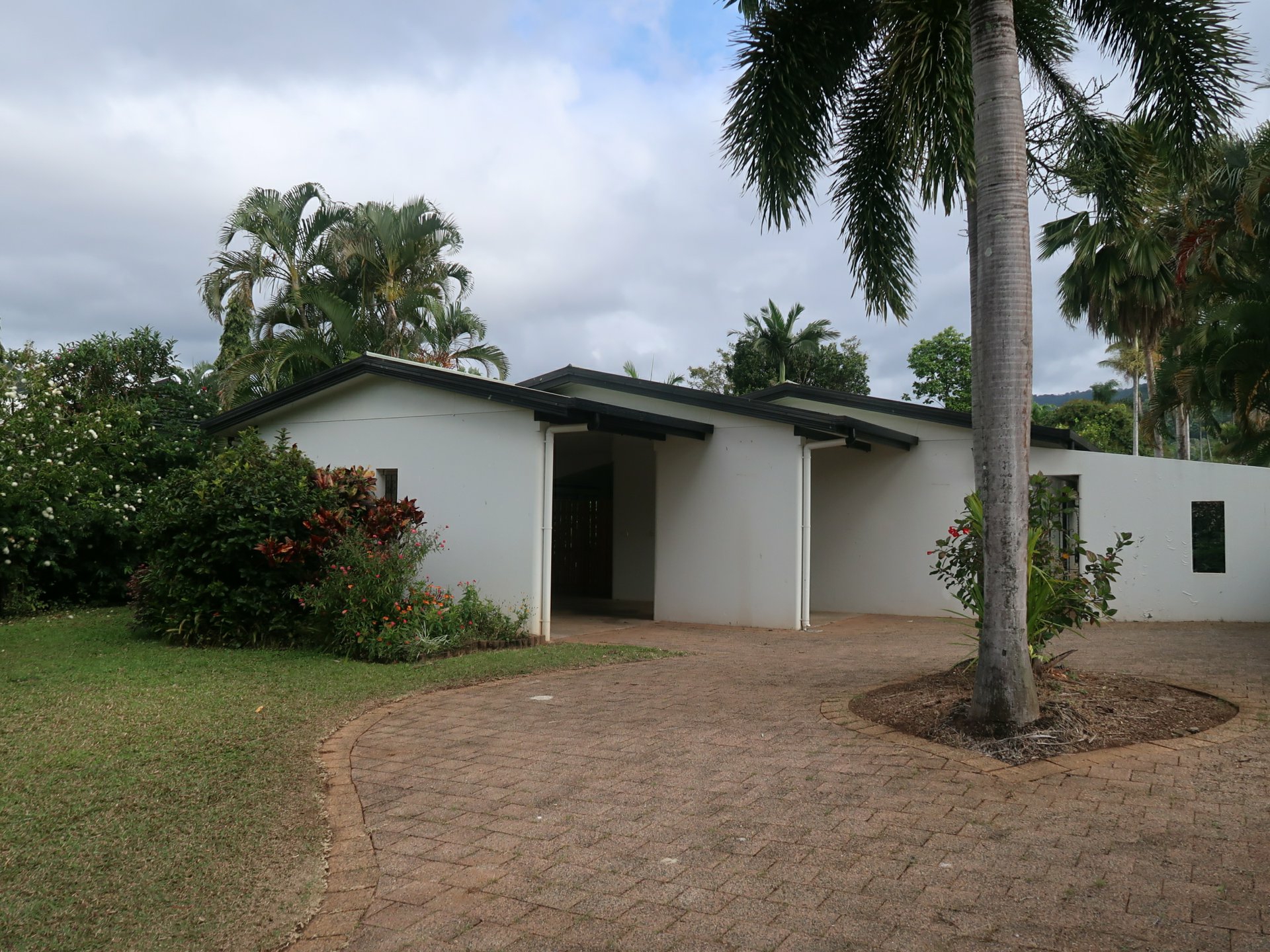 19 Jasmine Street Redlynch QLD - Property Details - LJ Hooker