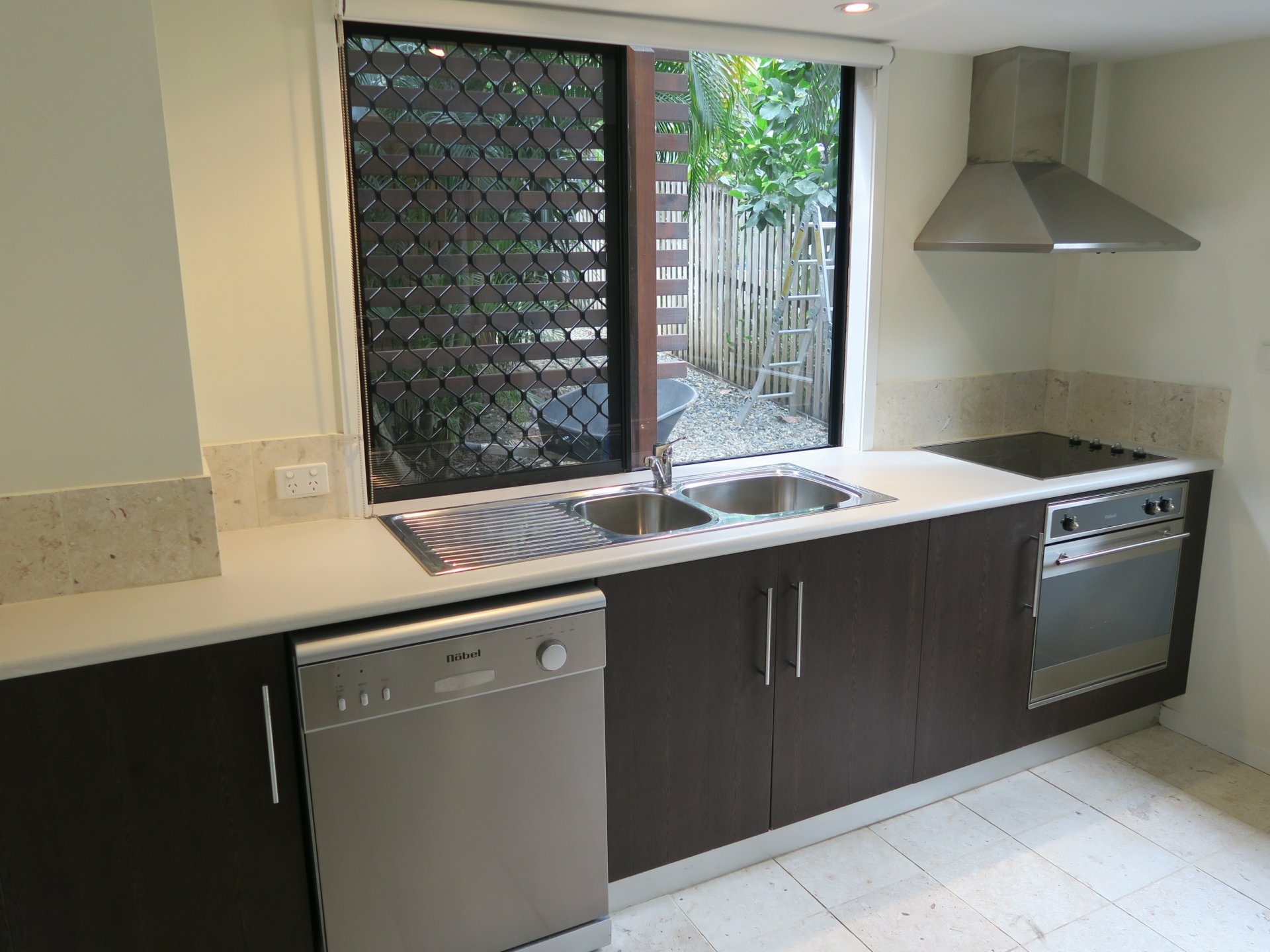 4 Stuart Street Edge Hill QLD - Property Details - LJ Hooker