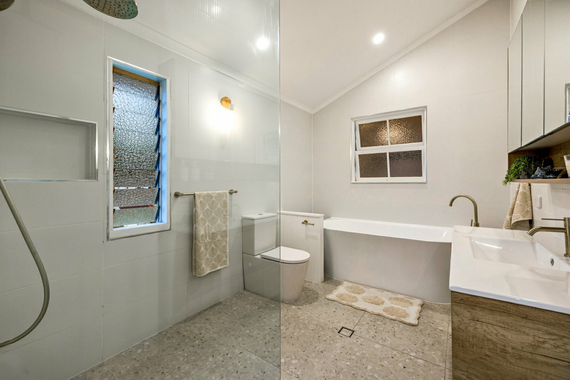 127 Collins Avenue Edge Hill QLD - Property Details - LJ Hooker