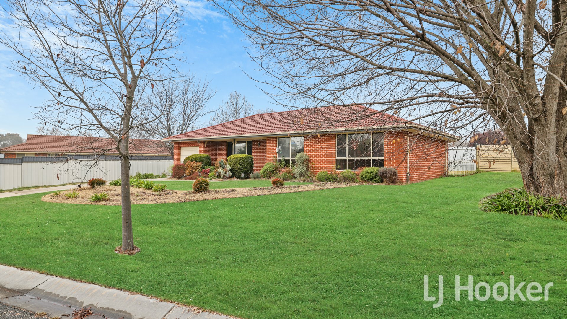 4 Dougan Close Windradyne NSW - Property Details - LJ Hooker