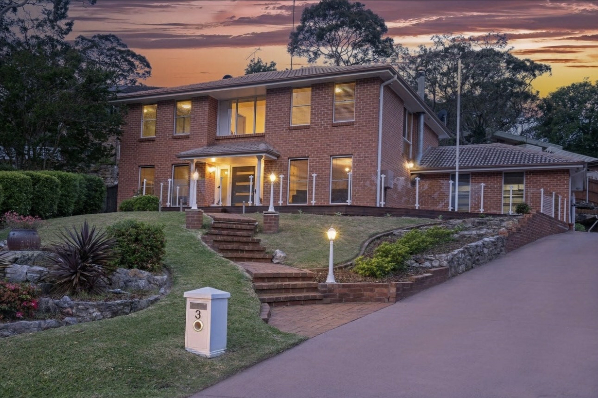3 Rosemont Place Gymea Bay NSW - Property Details - LJ Hooker