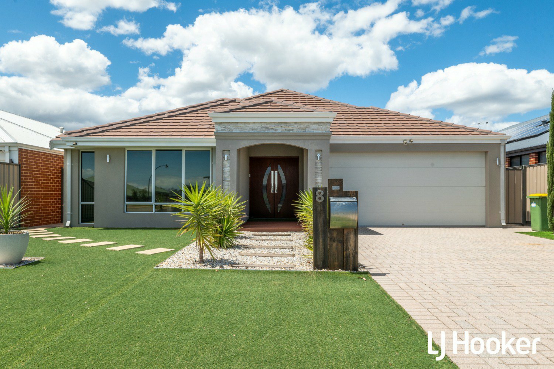 8 Riviera Turn Piara Waters WA - Property Details - LJ Hooker