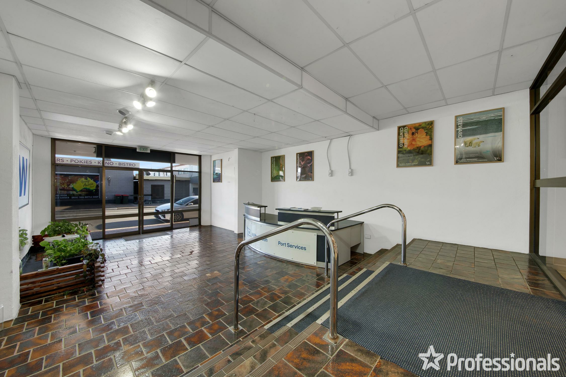 2/19 Tank Street Gladstone Central QLD - Offices for Sale - LJ Hooker
